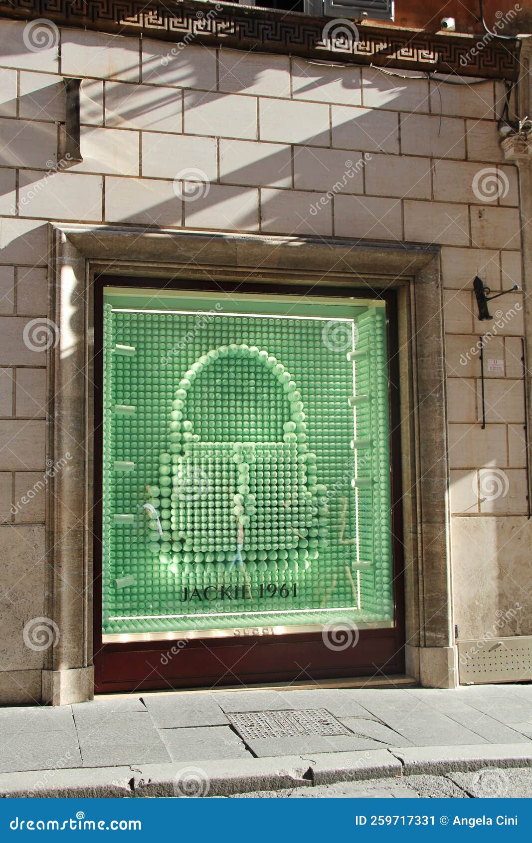 Gucci Showcase Window with Handbag Design Editorial Photo - Image of ...
