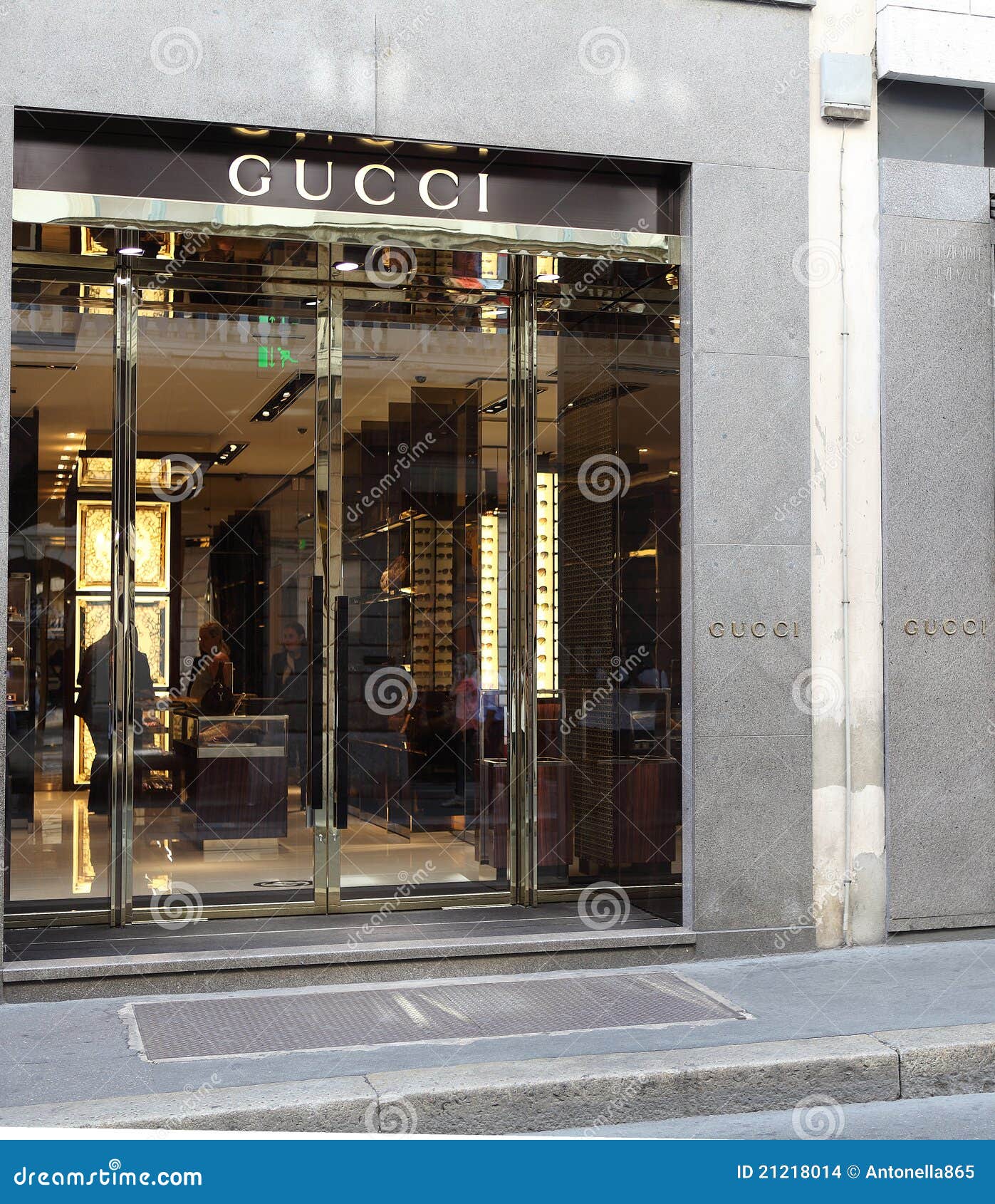 Gucci store editorial stock image. Image of luxury, italian - 21218014