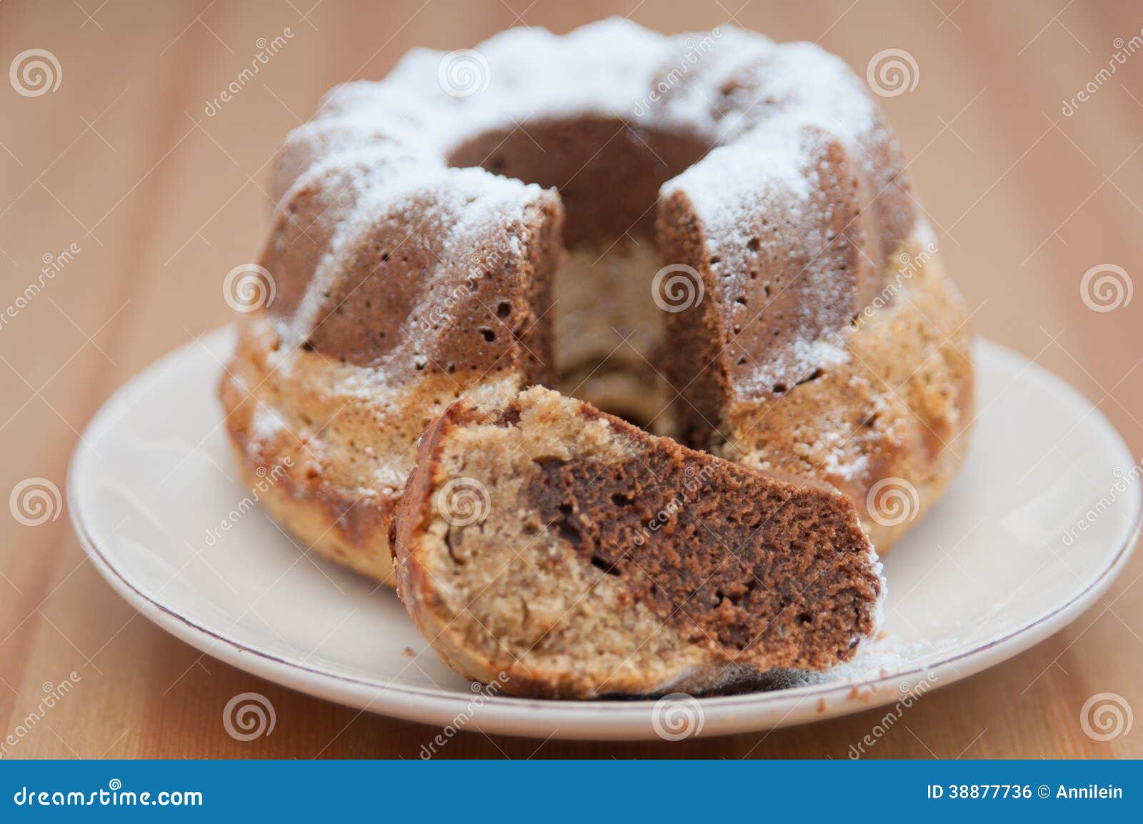 Gugelhupf - German Sponge Cake Stock Photo - Image of holiday ...