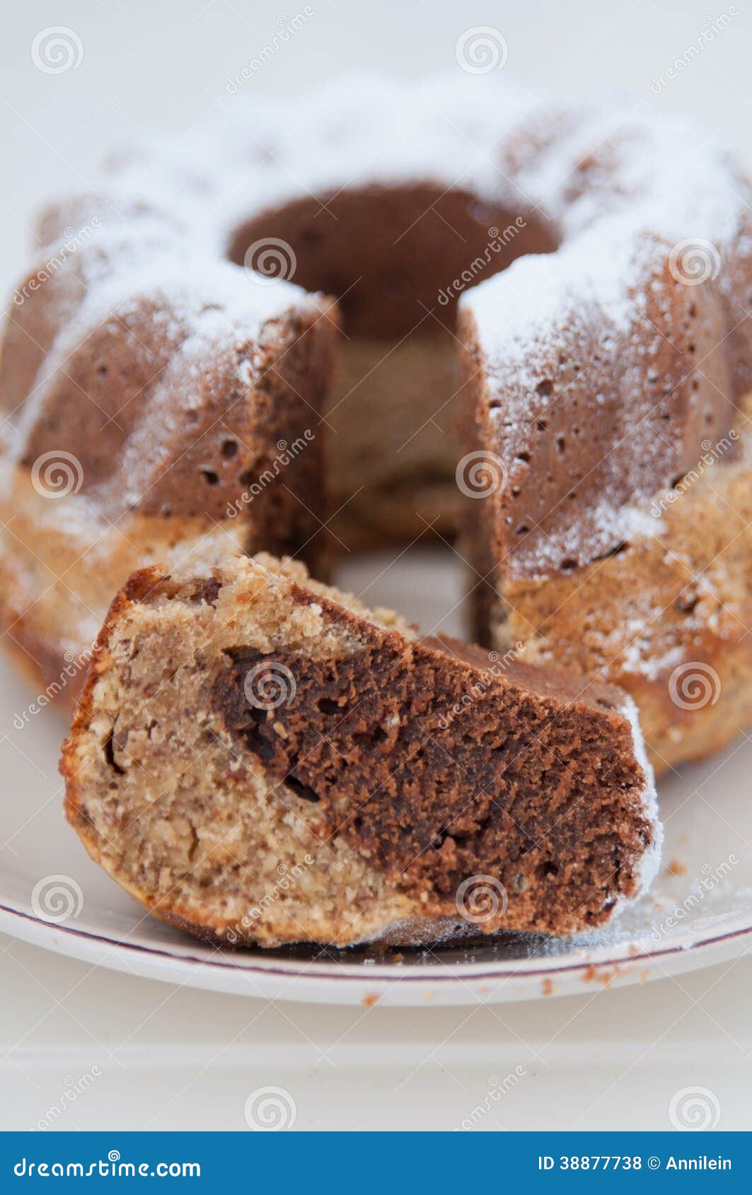Gugelhupf - German Sponge Cake Stock Photo - Image of bread, kugelhopf ...
