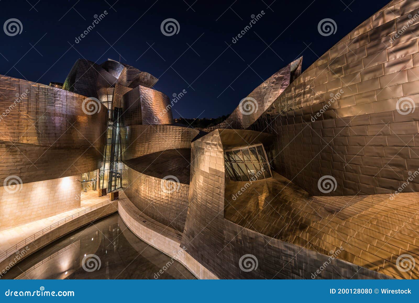 Guggenheim side view editorial image. Image of city - 200128080
