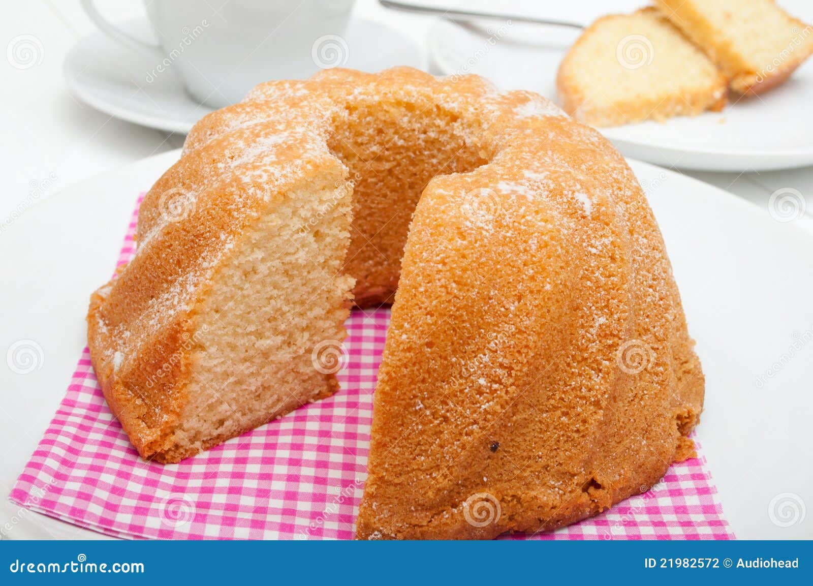Guglhupf Cake stock photo. Image of baked, bakery, breakfast - 21982572
