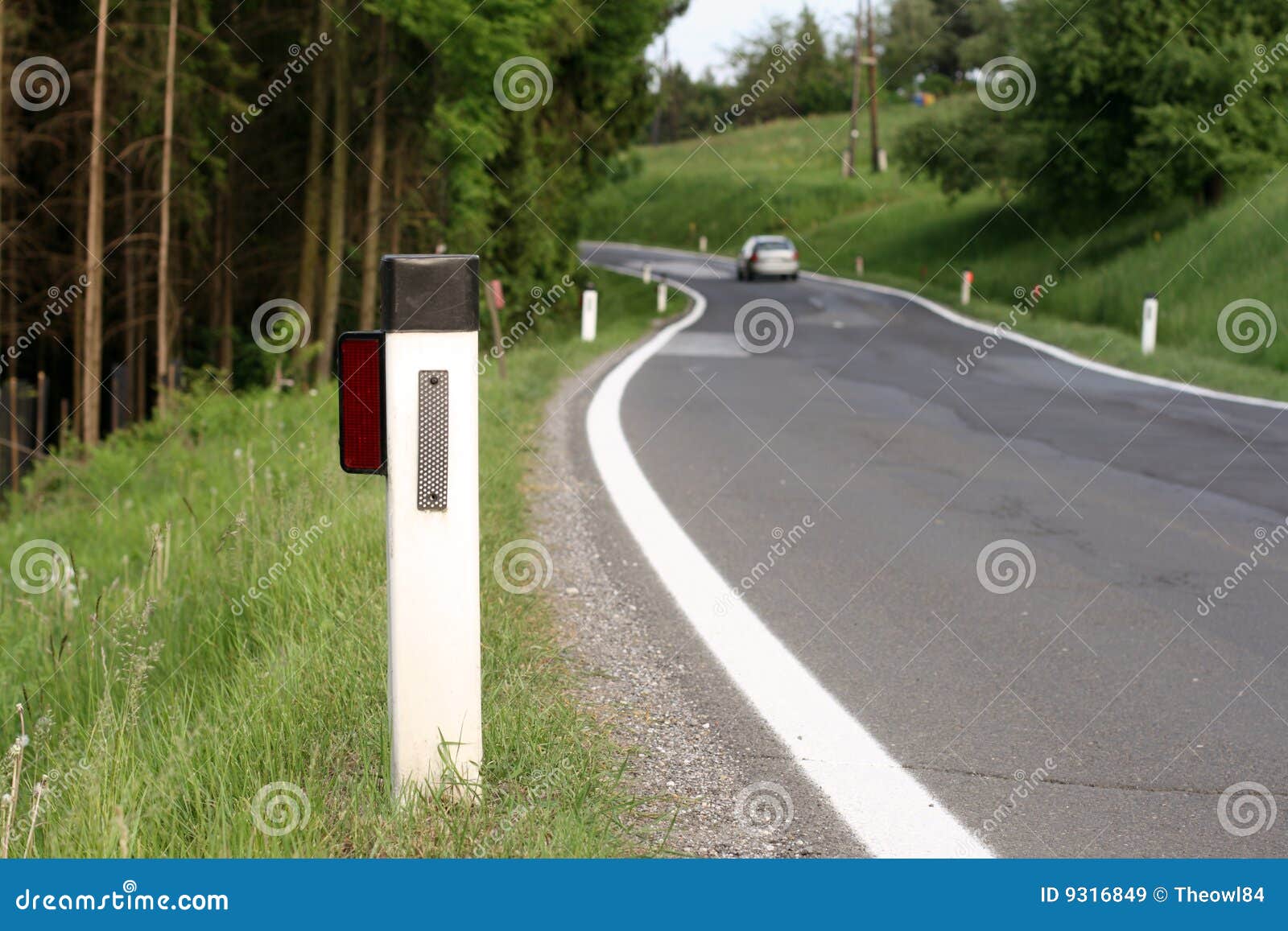 Guide Post on a Country Road Stock Image - Image of roadside, road: 9316849