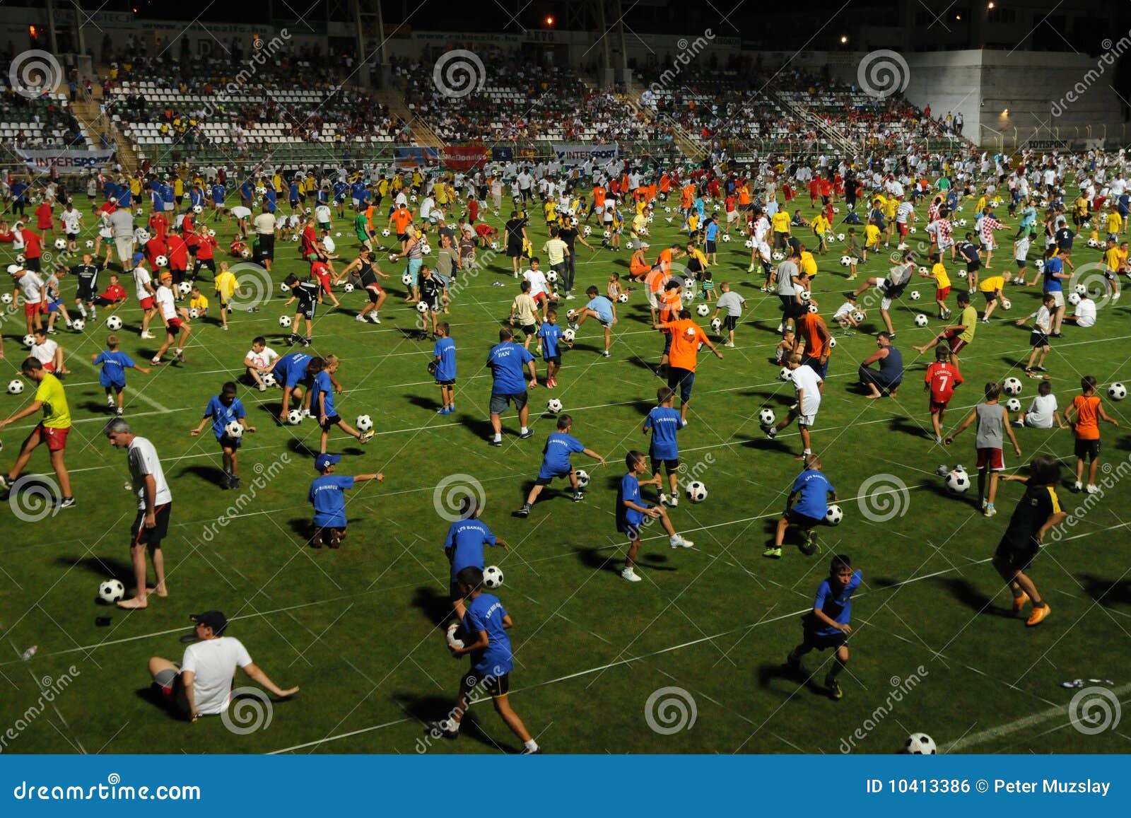 Guinness record editorial photo. Image of grass, football - 10413386