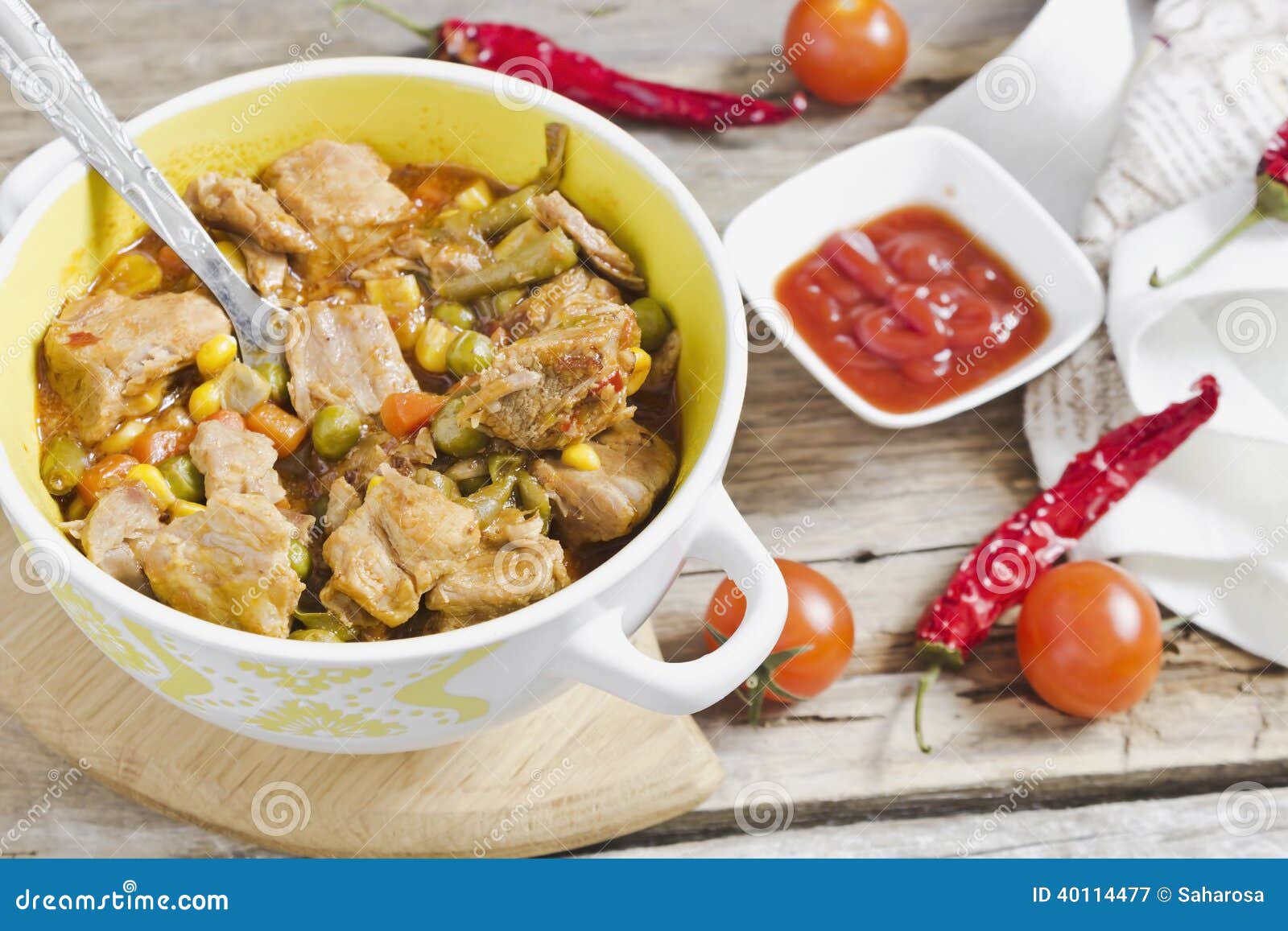 Guisado imagen de archivo. Imagen de blanco, pimienta - 40114477