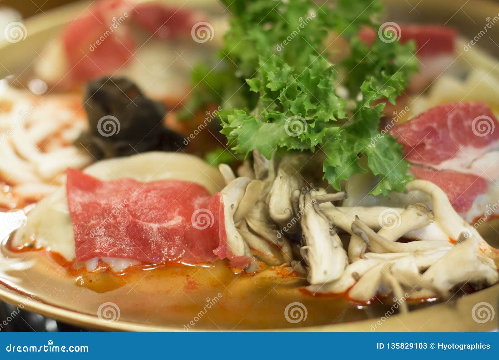 Guisado Coreano Da Bolinha De Massa, Mandu-jeongol Imagem de Stock ...