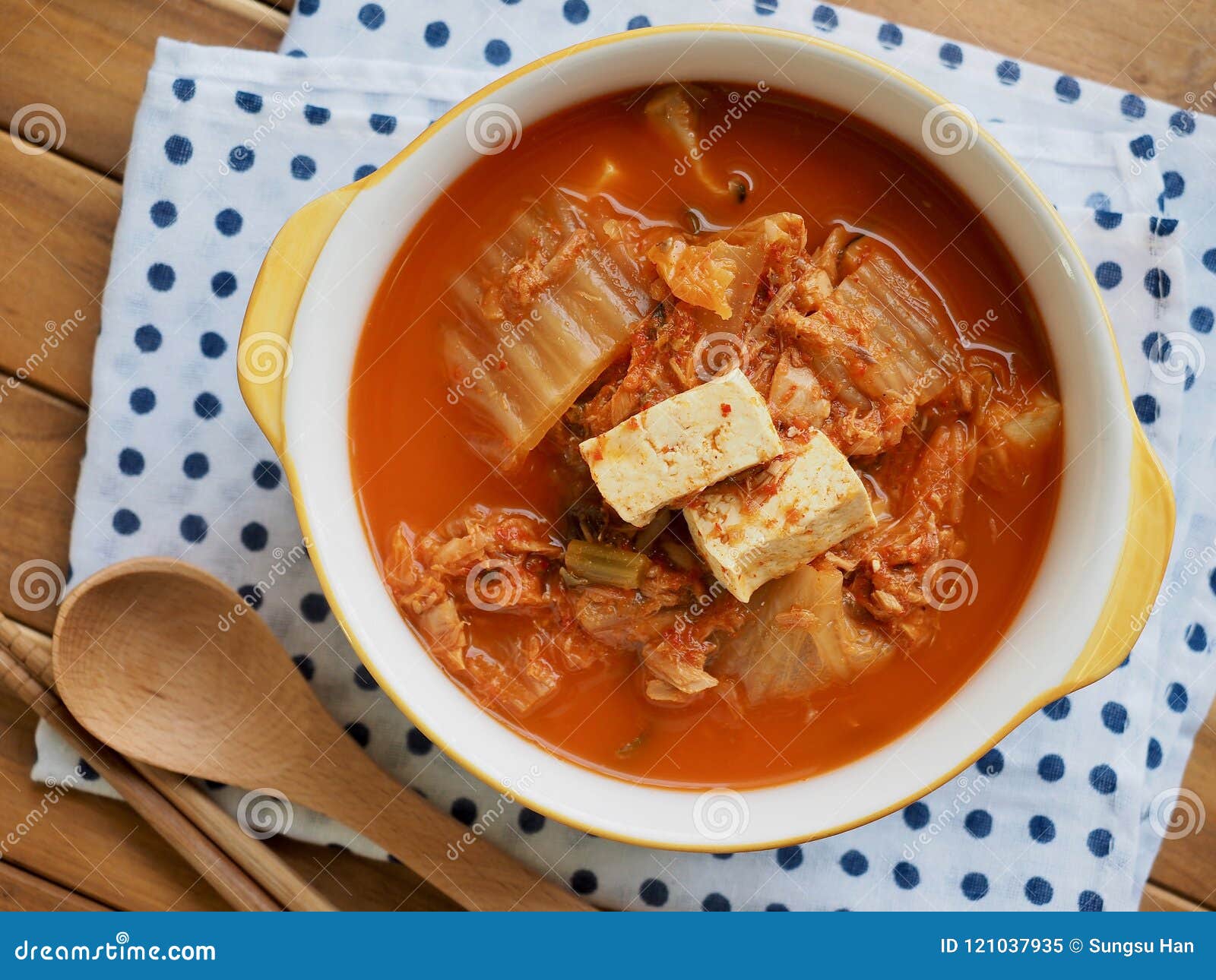 Guisado Coreano De Kimchi De La Comida, Kimchi-jjigae Imagen de archivo ...