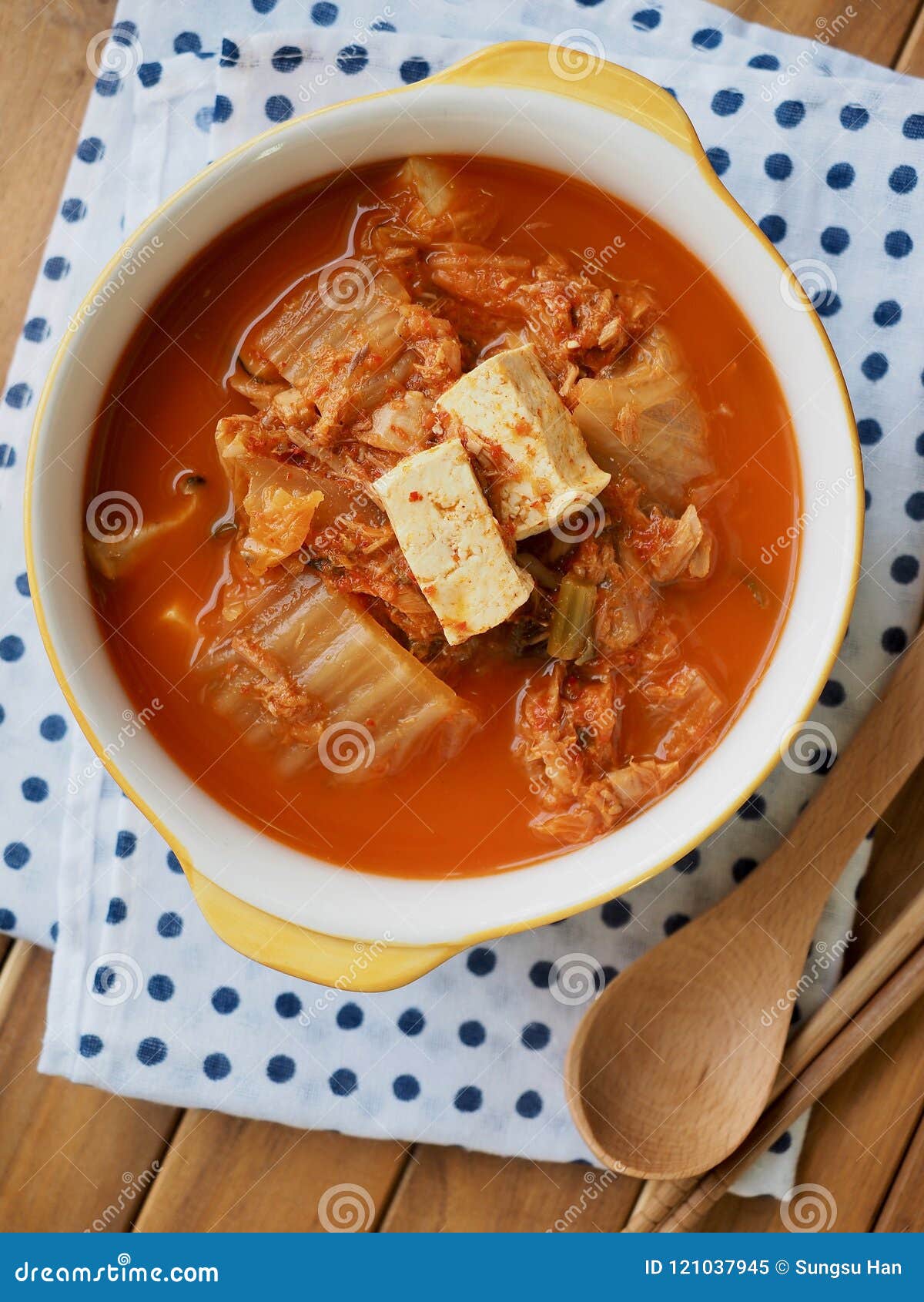 Guisado Coreano De Kimchi De La Comida, Kimchi-jjigae Imagen de archivo ...