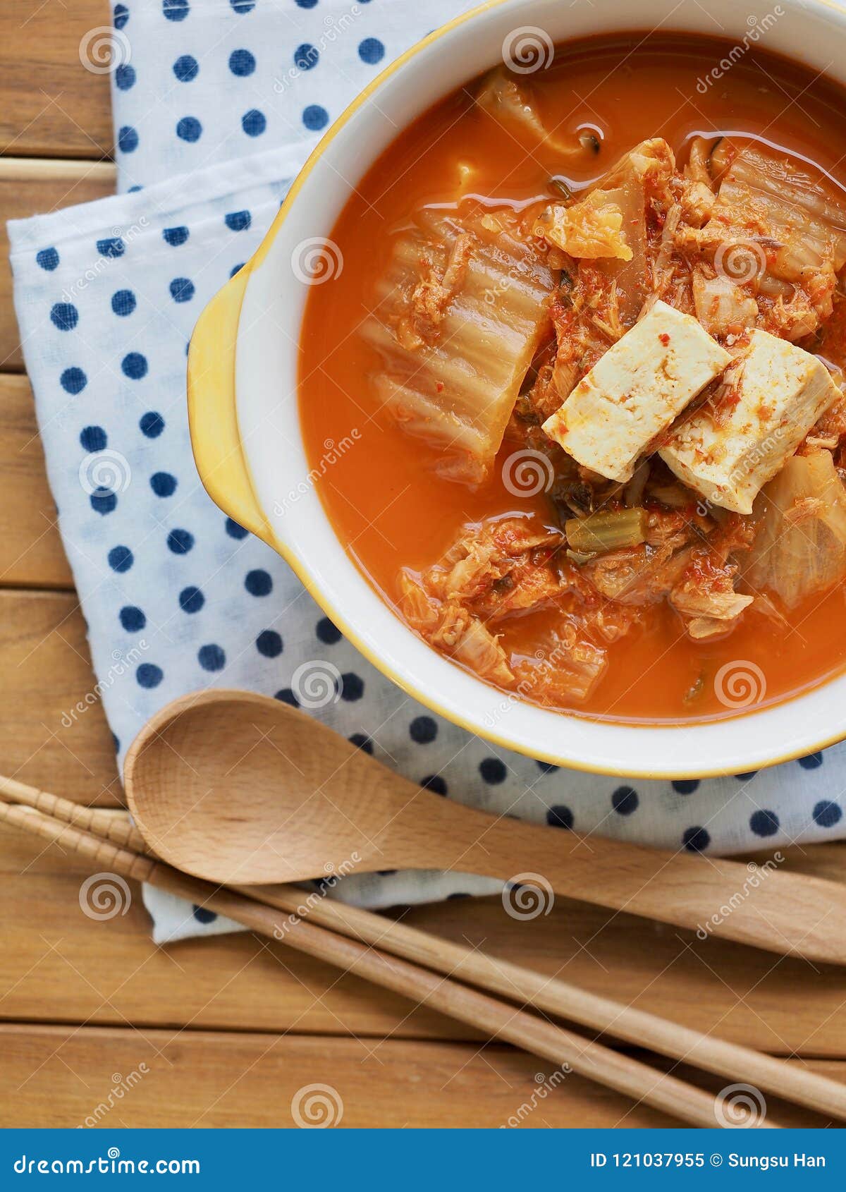 Guisado Coreano De Kimchi De La Comida, Kimchi-jjigae Imagen de archivo ...