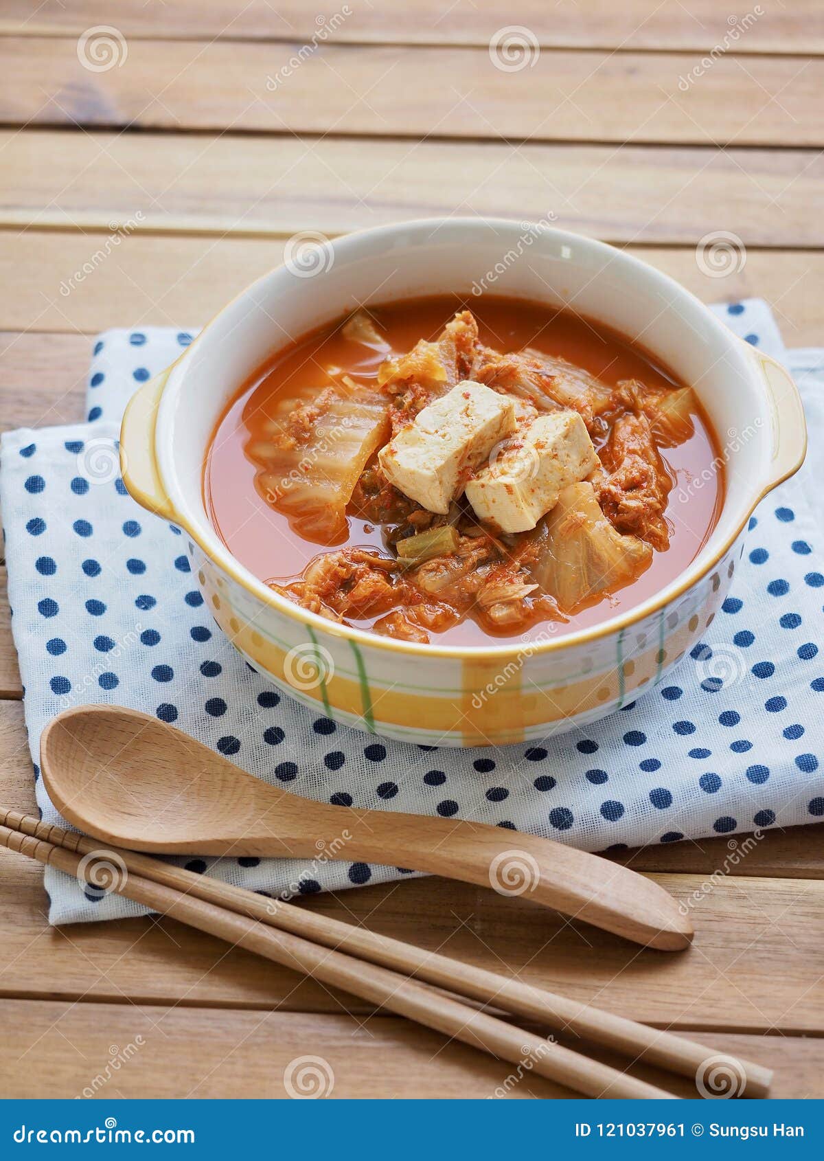 Guisado Coreano De Kimchi De La Comida, Kimchi-jjigae Imagen de archivo ...