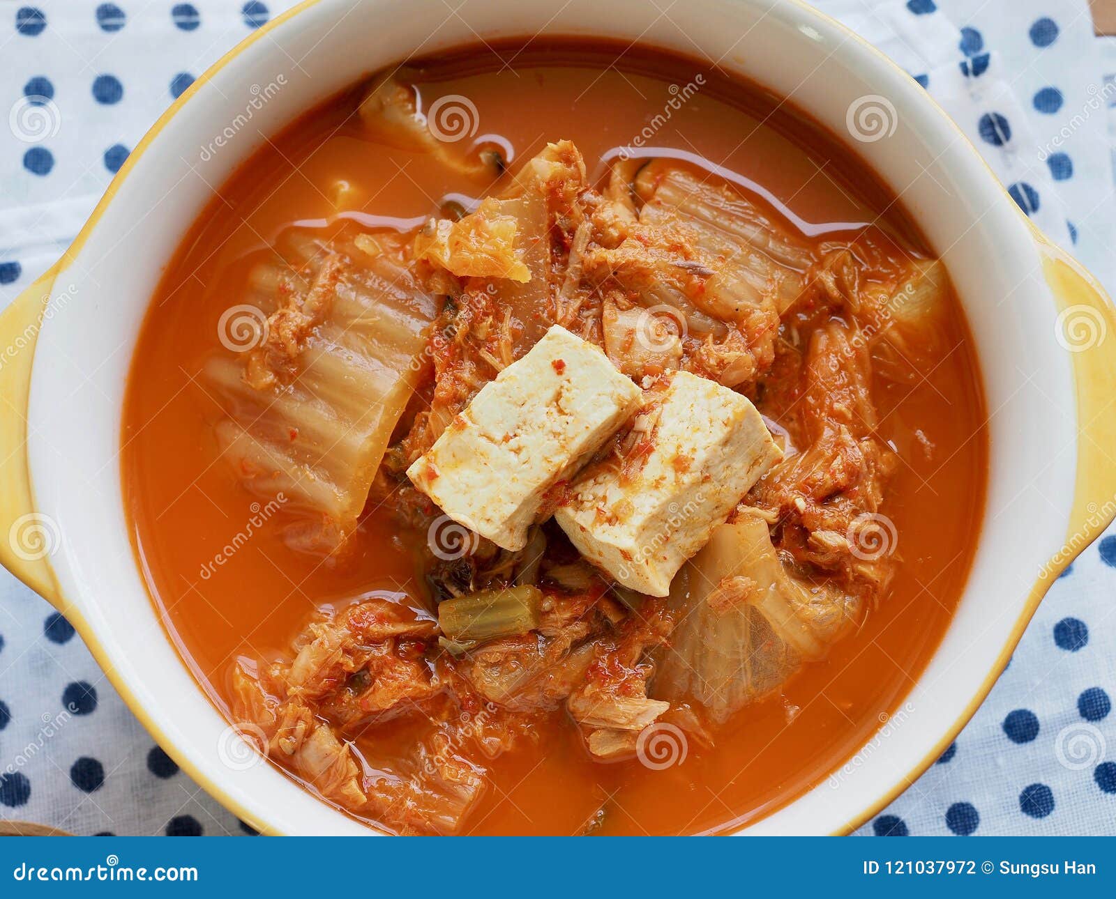 Guisado Coreano De Kimchi De La Comida, Kimchi-jjigae Foto de archivo ...