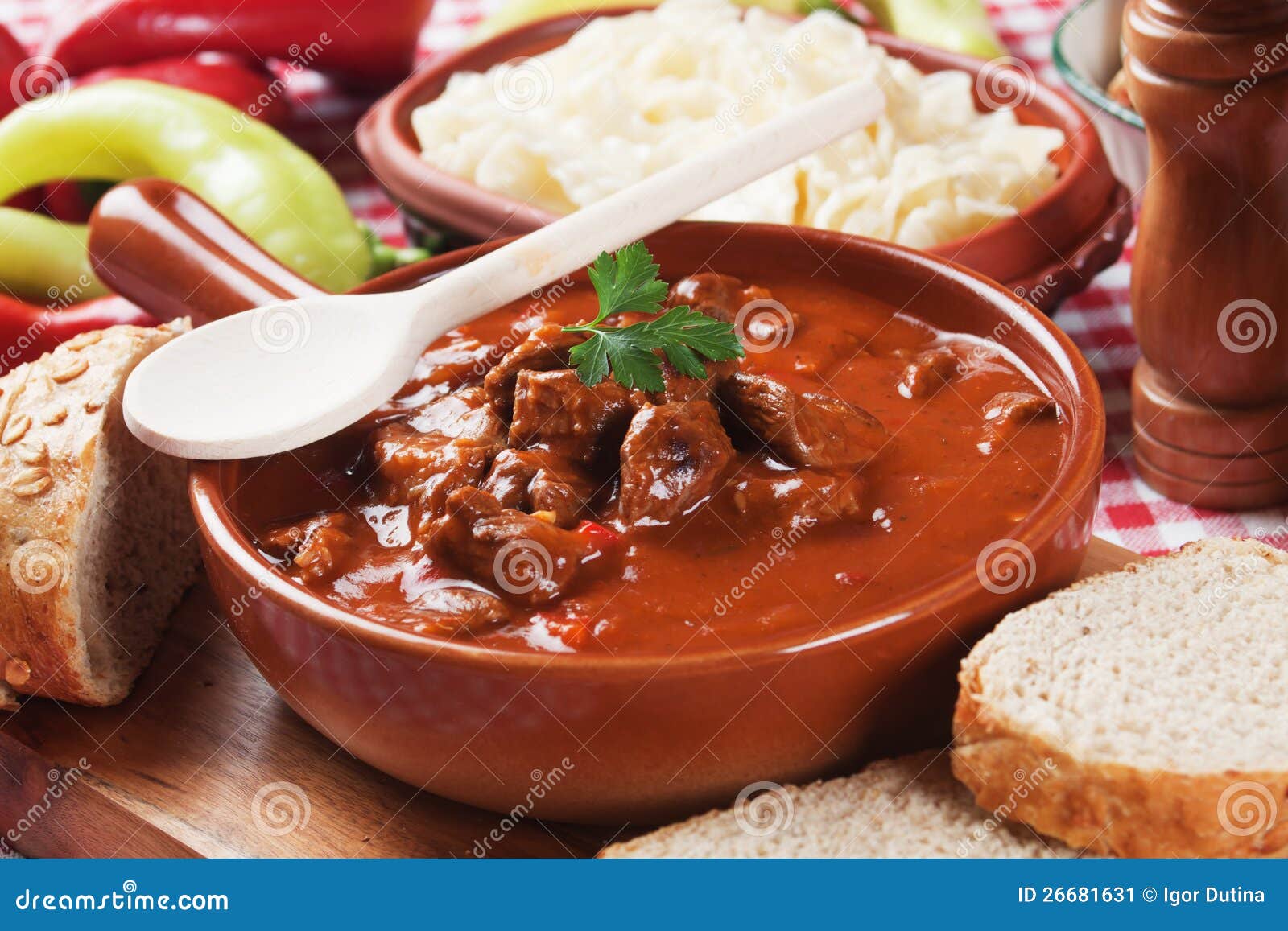 Guisado O Cocido Húngaro De Beew Imagen de archivo - Imagen de cocina ...