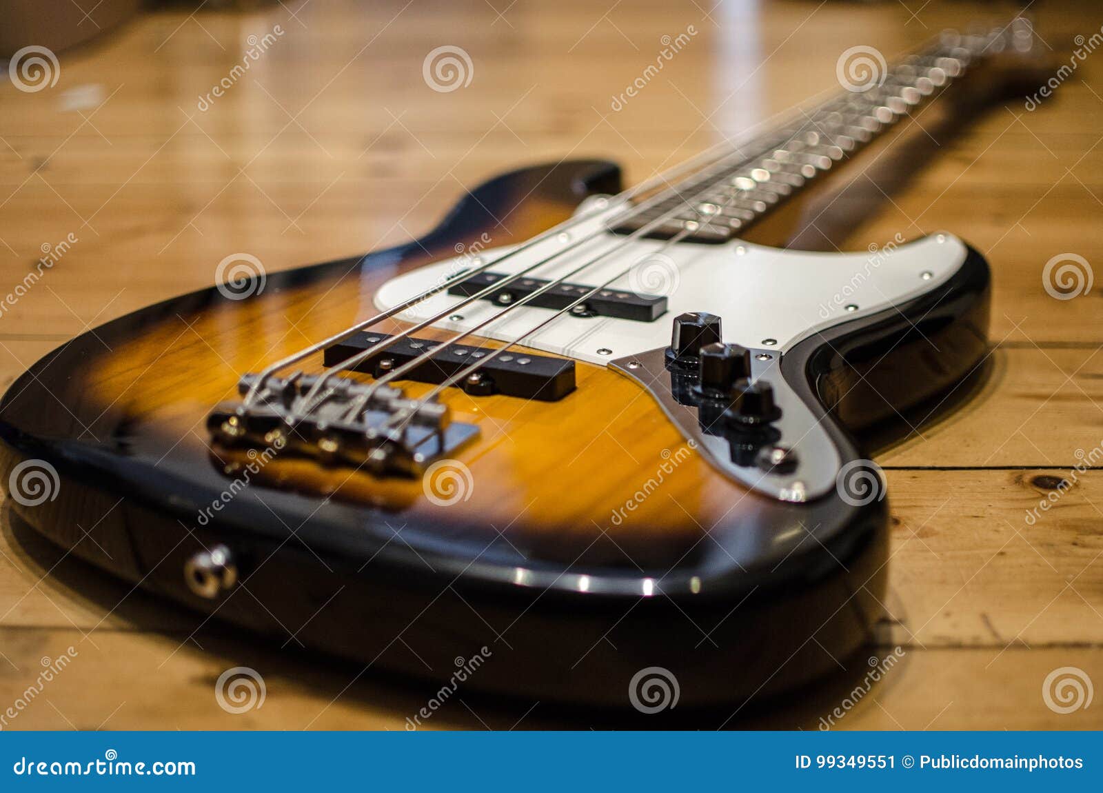 Guitar, Musical Instrument, Bass Guitar, String Instrument Accessory ...