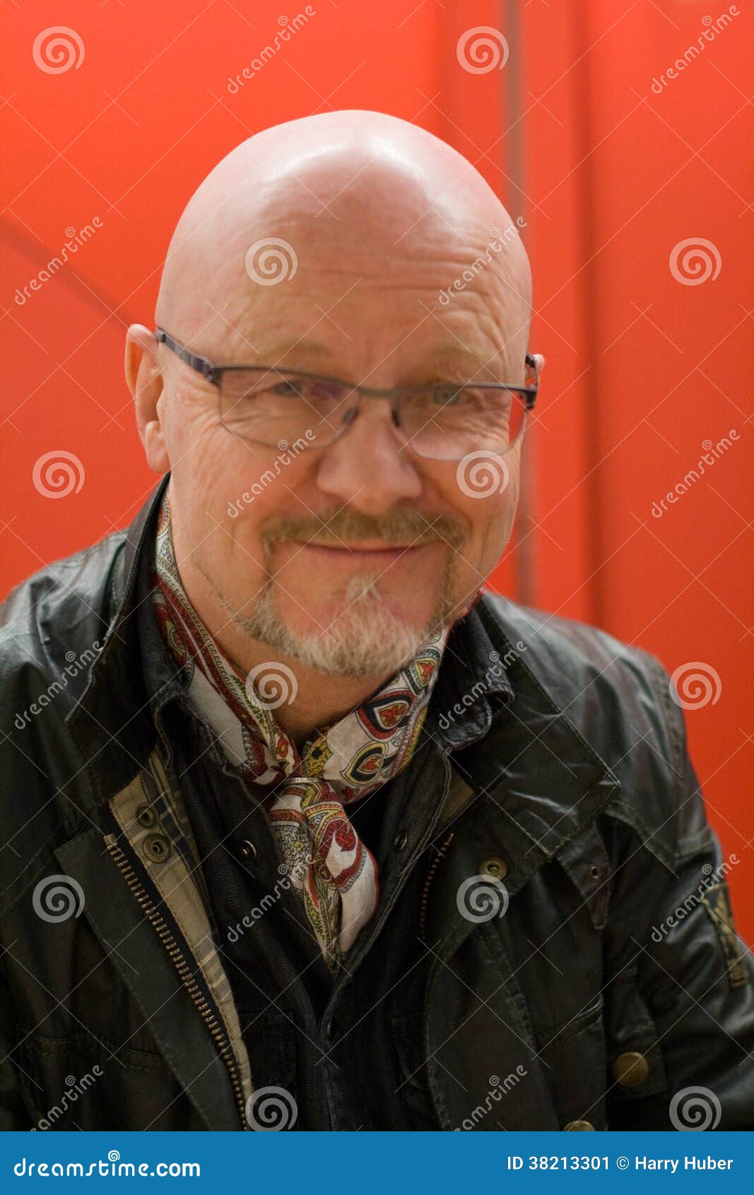 Guitarist Andy Powell editorial photo. Image of hard - 38213301