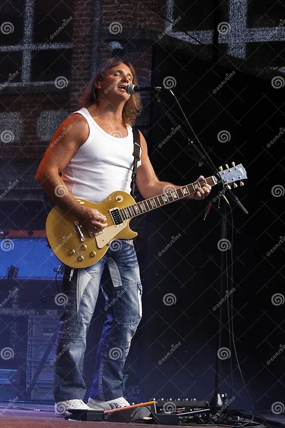 Guitarist McConnell editorial photo. Image of rock, player - 25471396