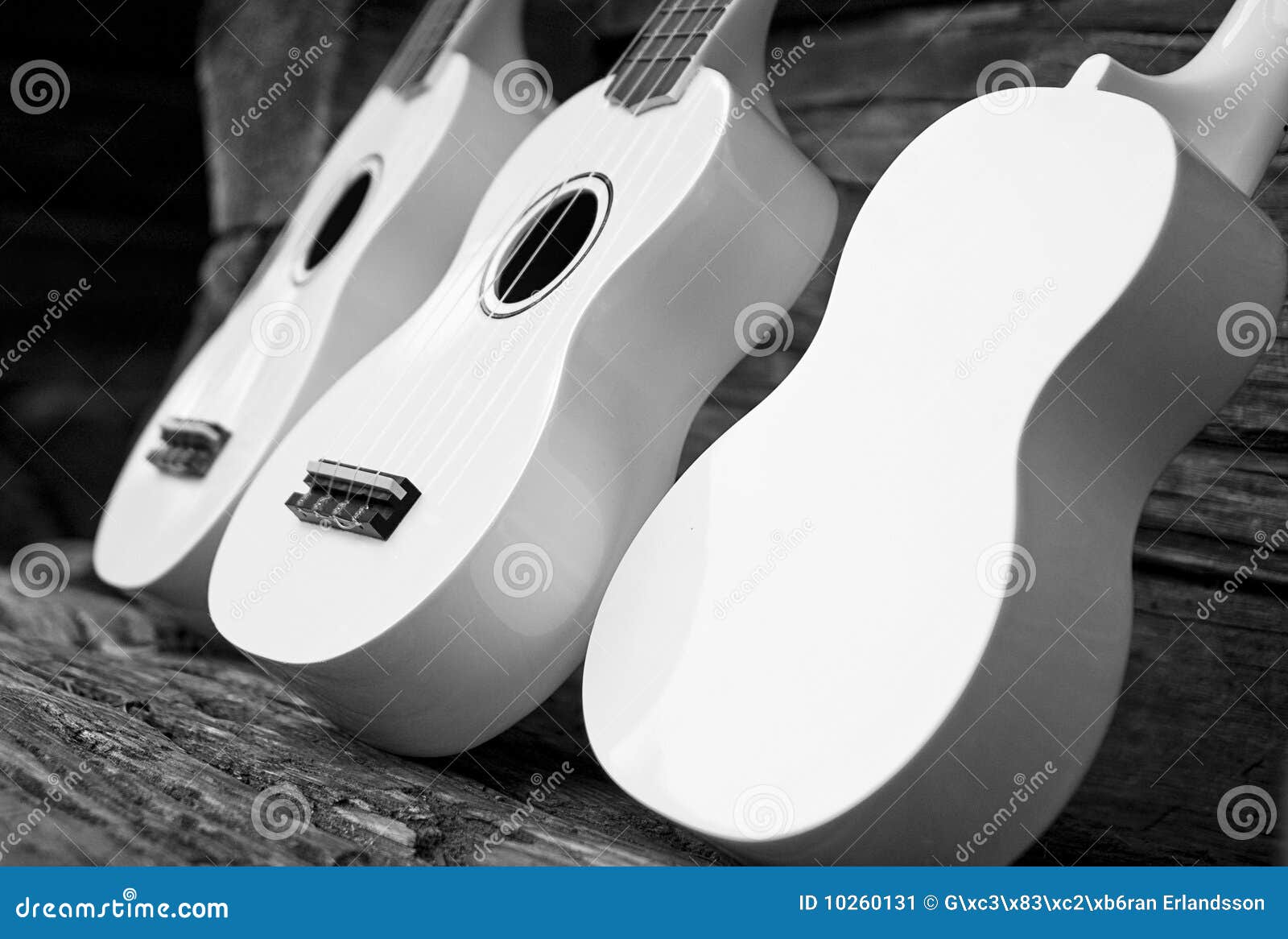 Guitarras blancas imagen de archivo. Imagen de instrumentos - 10260131