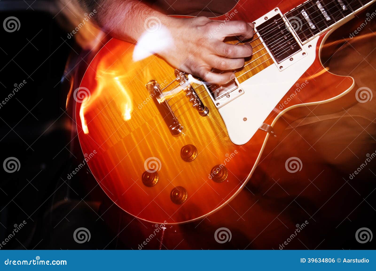 Guitarrista no concerto foto de stock. Imagem de dedo - 39634806