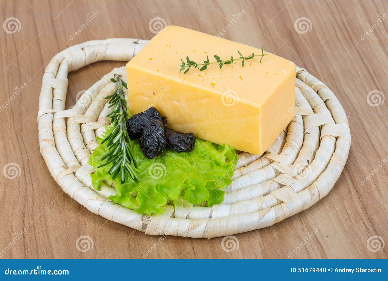 Gul ost arkivfoto. Bild av nytt, skiva, italienare, banta - 51679440