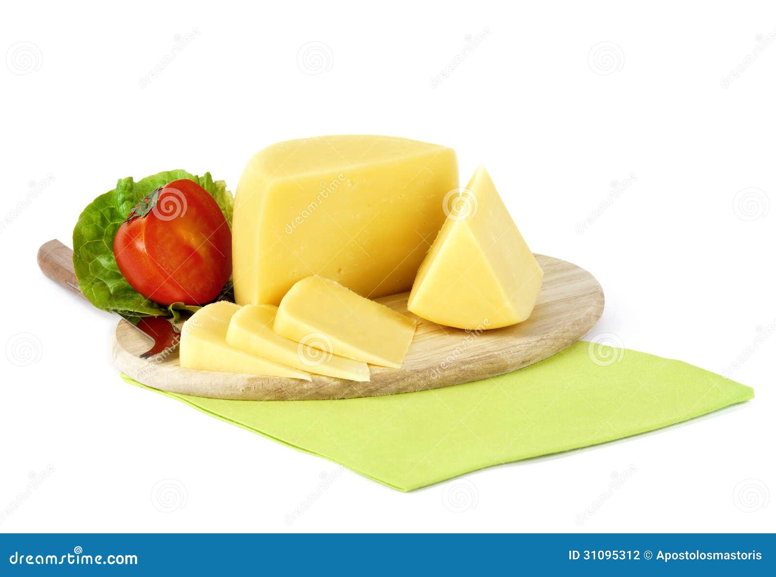 Gul ost på en träplatta arkivfoto. Bild av kök, matvaruaffär - 31095312