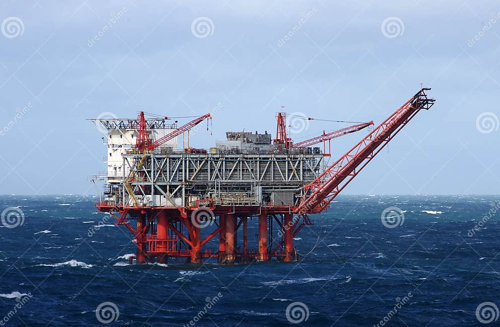 Gulf Oil Rig stock image. Image of water, horizon, spill - 21530059