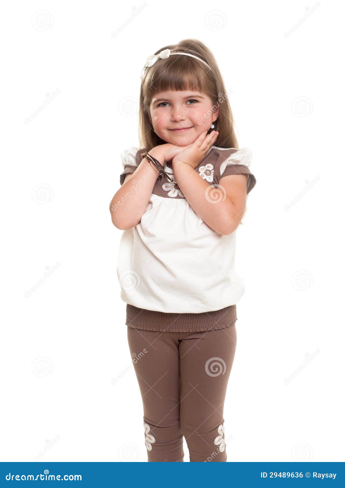 Gullig Liten Flicka Som Poserar I Studion Arkivfoto - Bild av skönhet ...