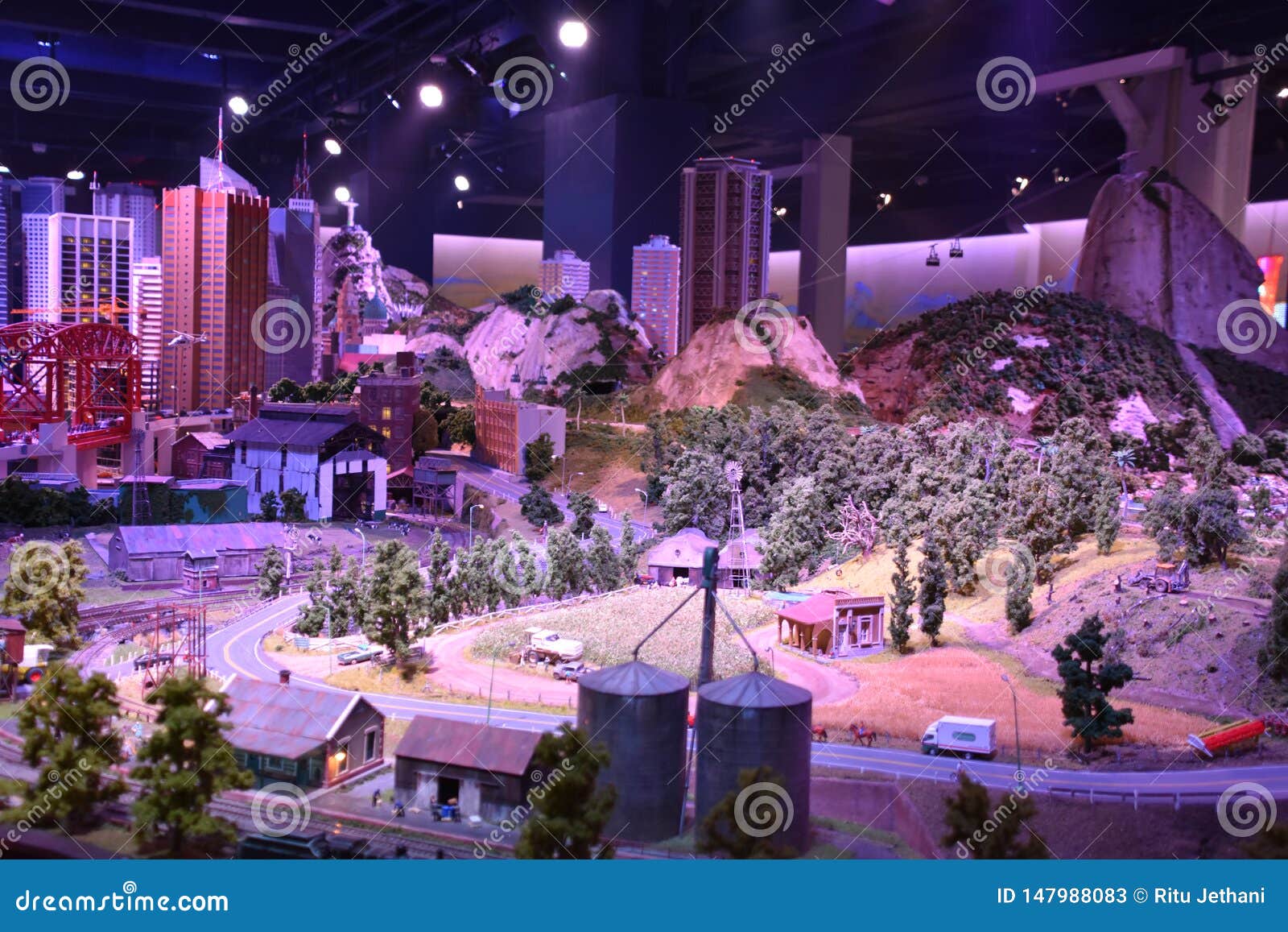 Gulliver`s Gate in Manhattan, New York Editorial Stock Photo - Image of ...