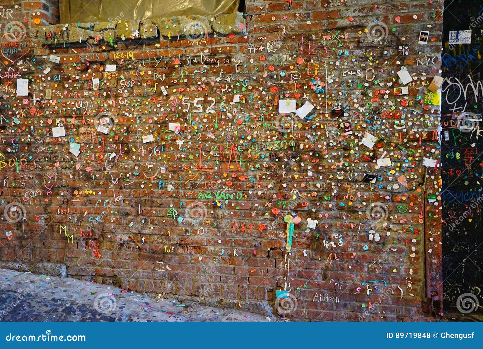 Gum Wall editorial stock photo. Image of disgusting, colourful - 89719848
