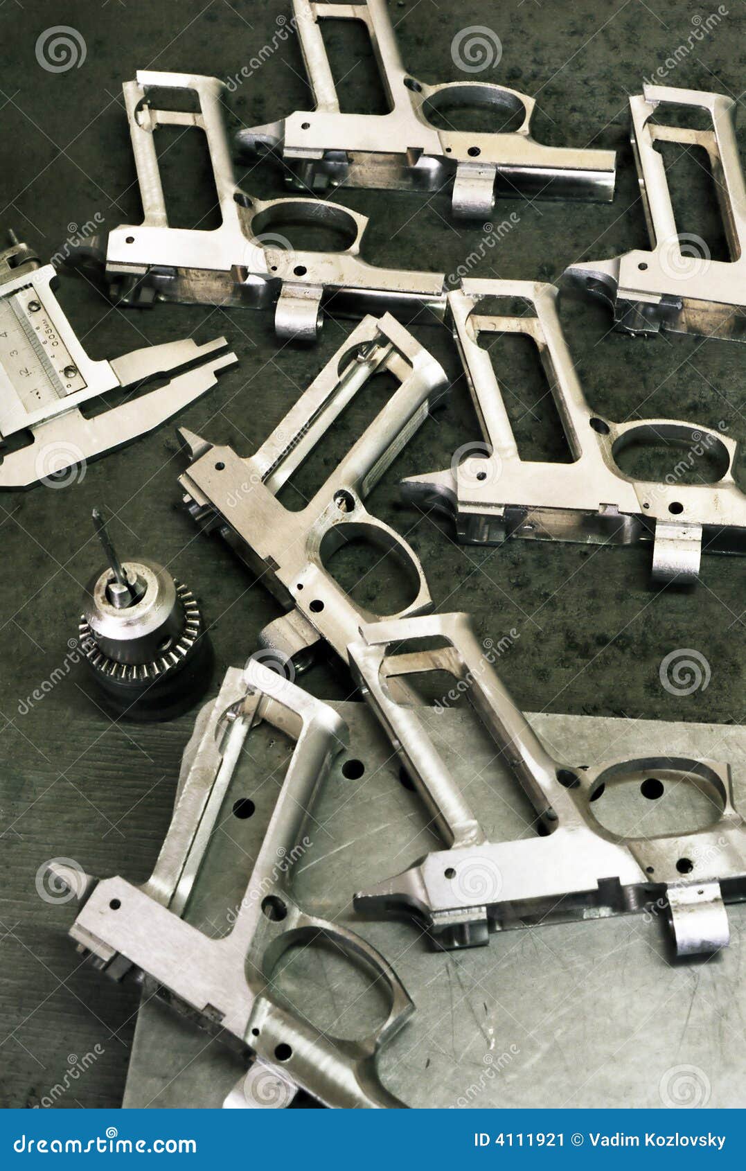 Gun manufacturing stock image. Image of shoot, industry - 4111921