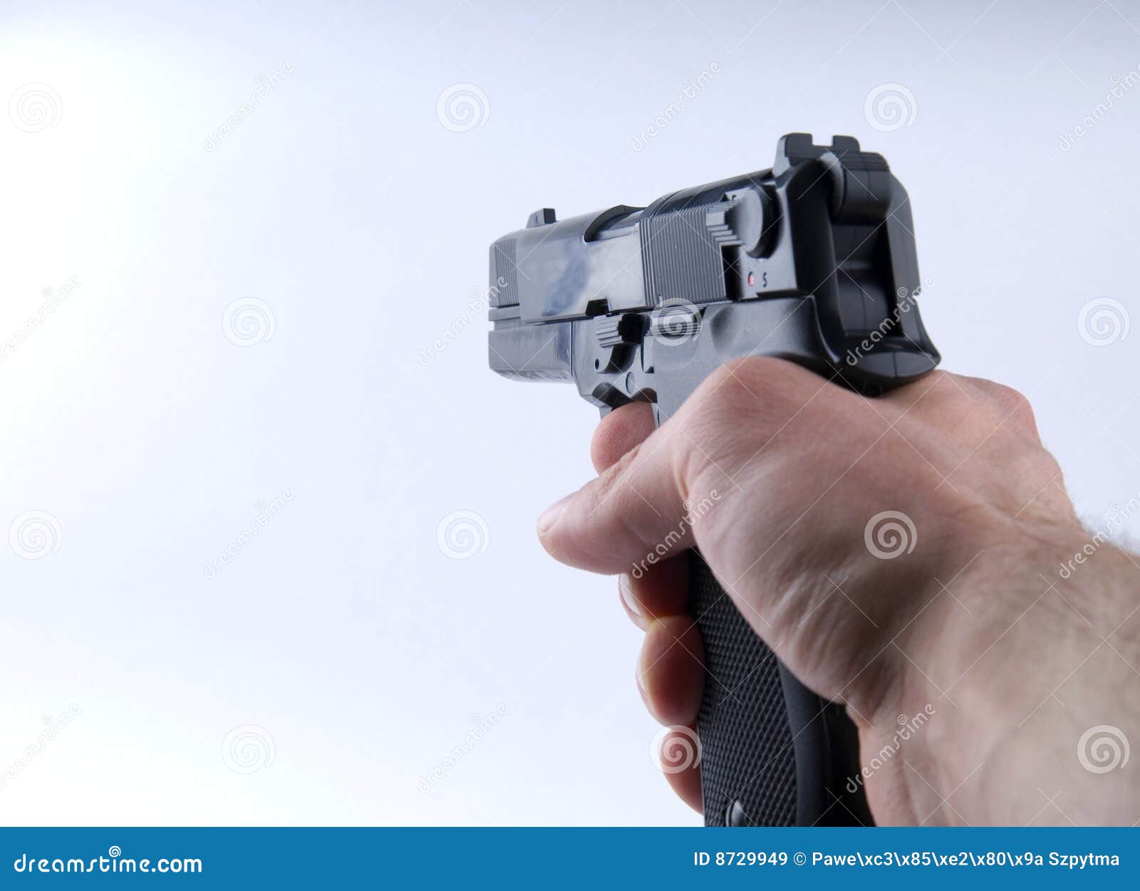 Gun Shoot Royalty Free Stock Images - Image: 8729949