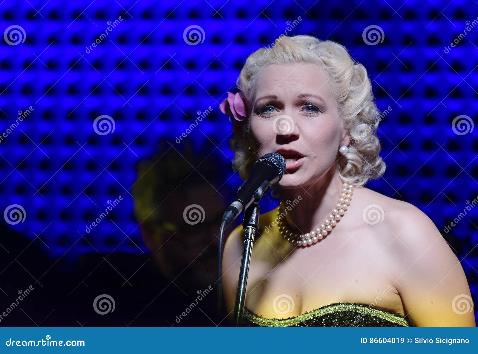 Gunhild che carling immagine stock editoriale. Immagine di musicale ...