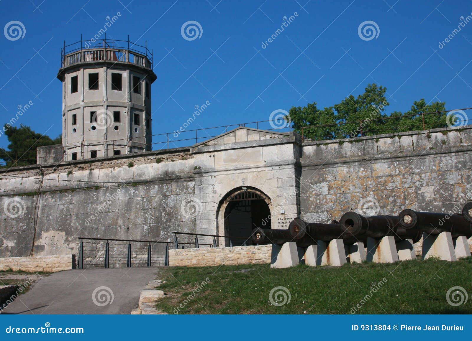 Guns in Pula fortress stock photo. Image of fortress, country - 9313804