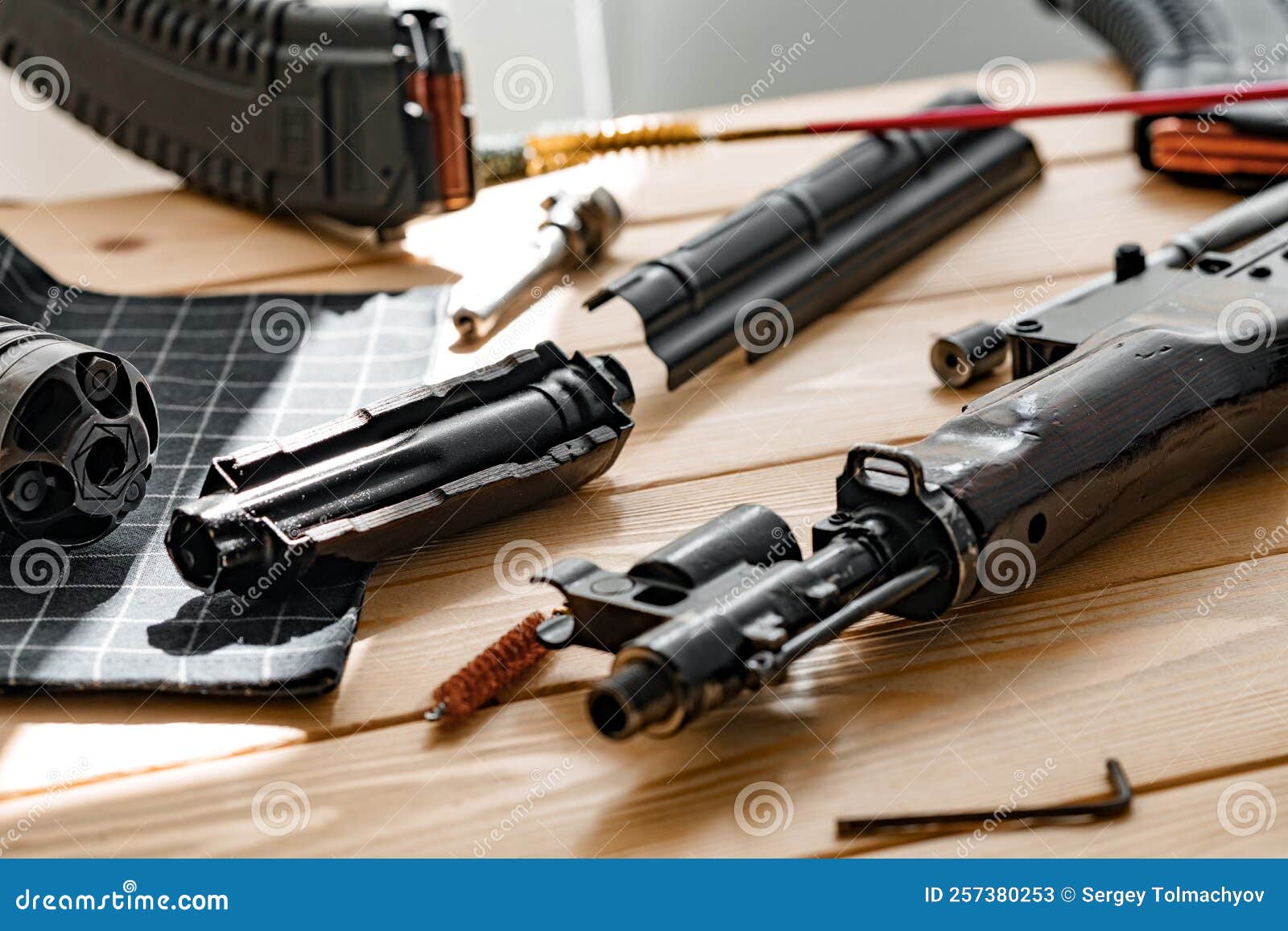 Gunsmith& X27;s Working Table for Gun Cleaning and Maintaining Stock ...