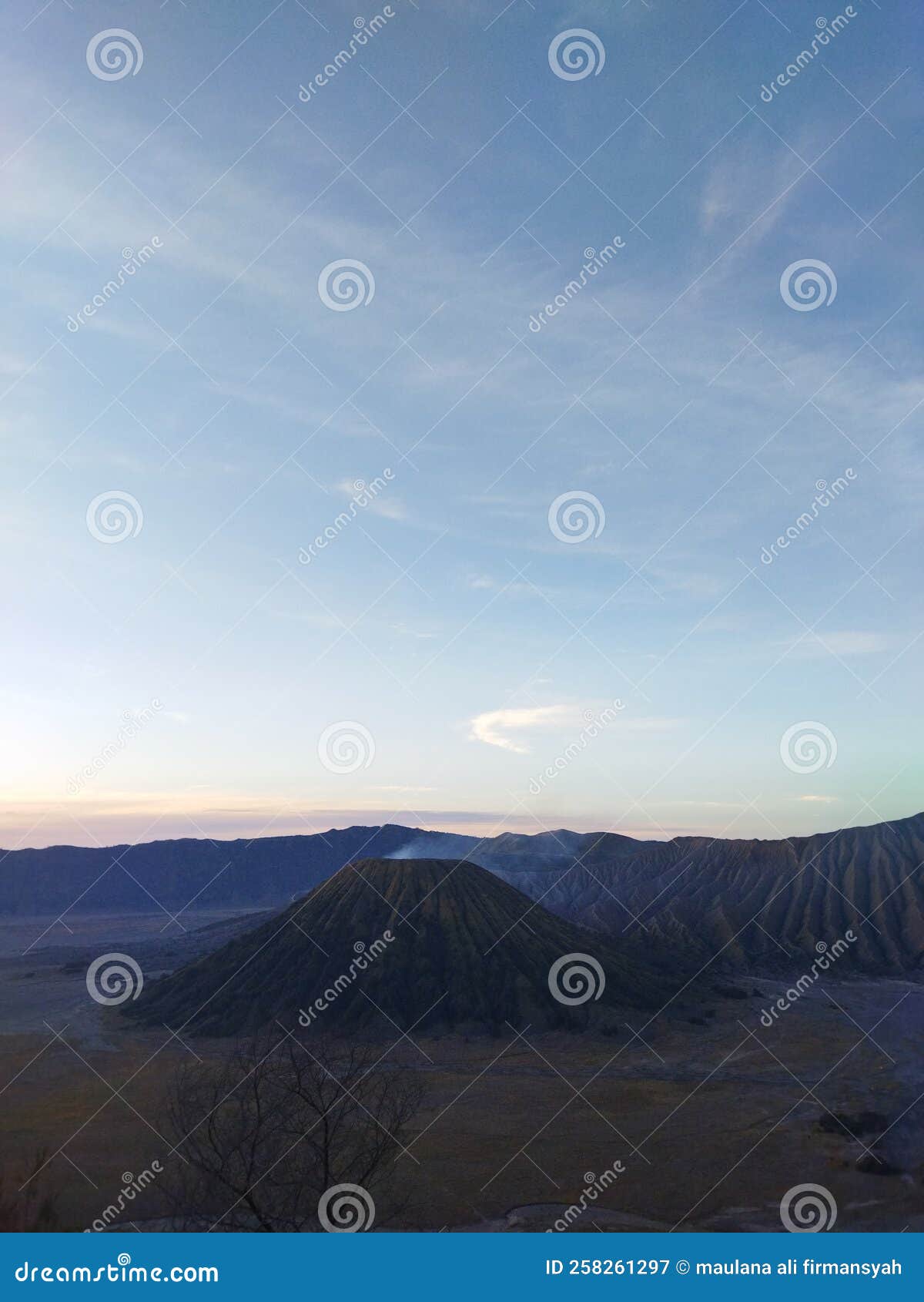Gunung Bromo sunrise stock image. Image of mountain - 258261297