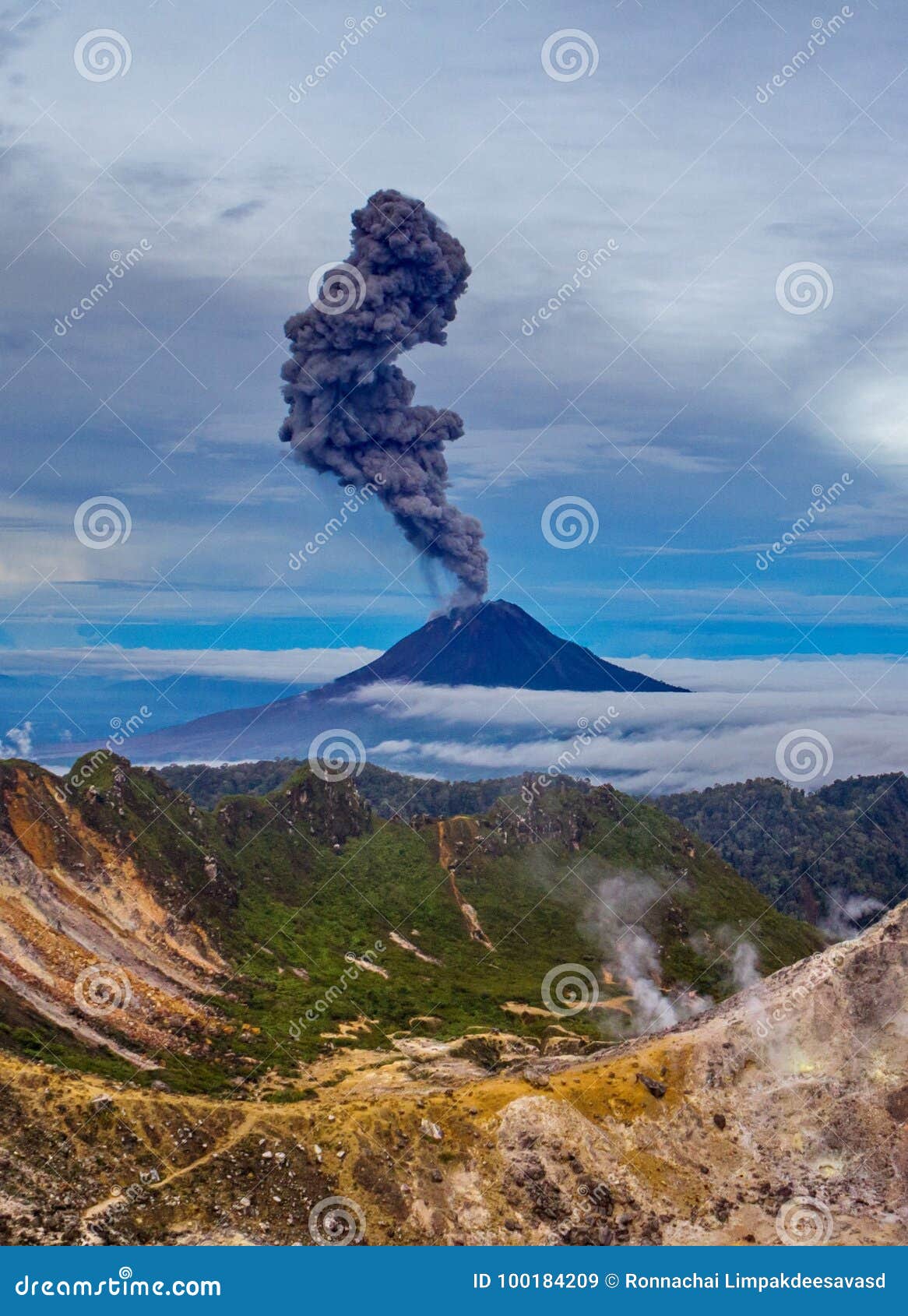Gunung Sinabung Volcano Eruptions Stock Image - Image of peak, mountain ...