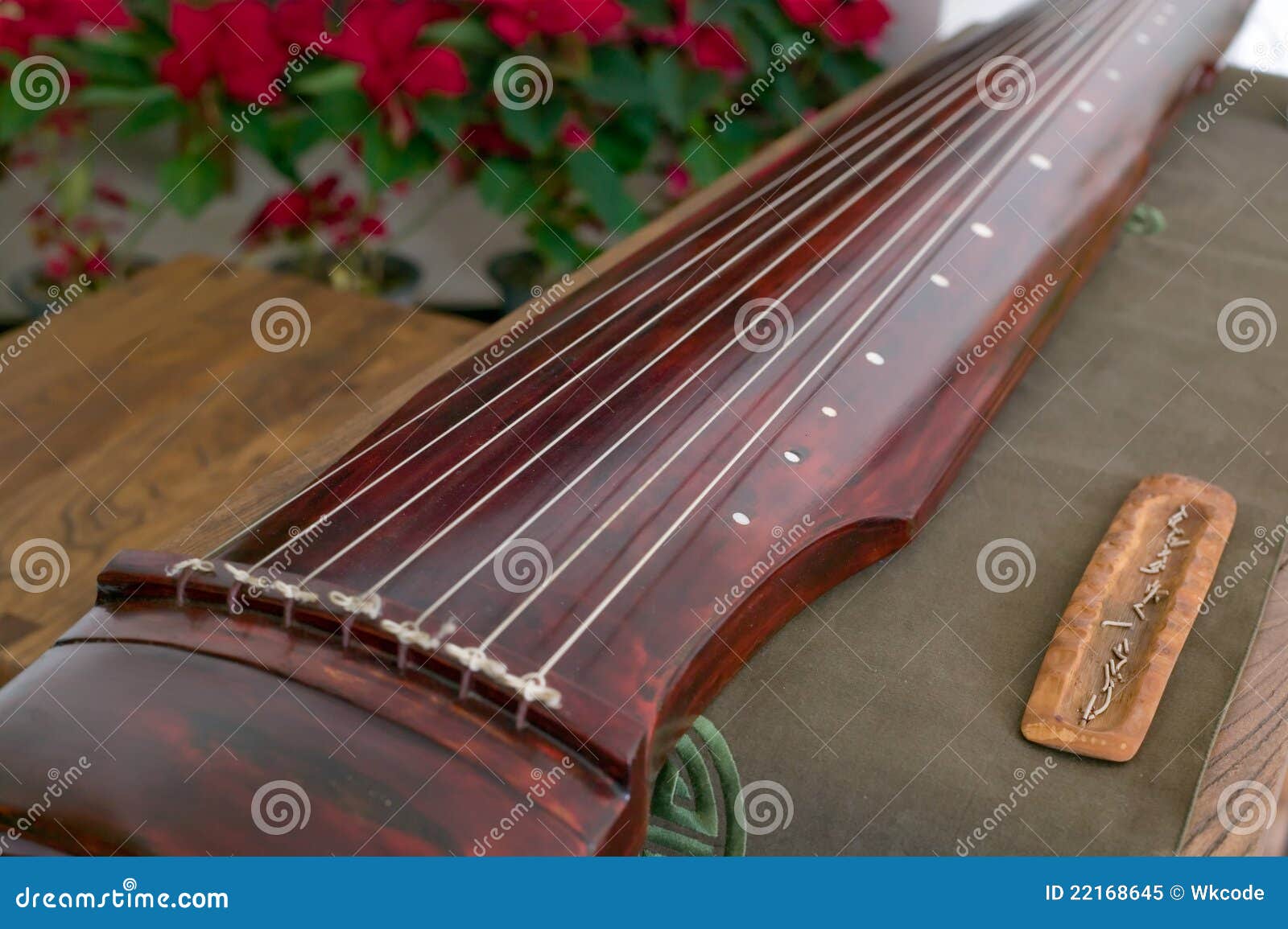 Guqin, a Zeven-stringed Geplukt Instrument in Wat Stock Afbeelding ...