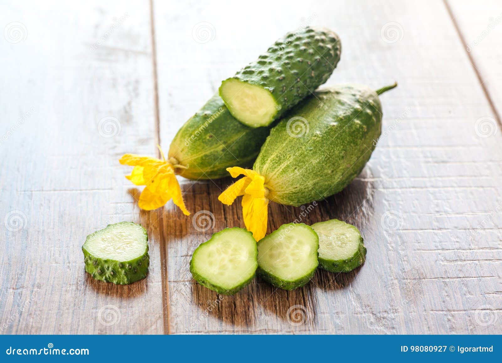 Gurka fotografering för bildbyråer. Bild av organiskt - 98080927