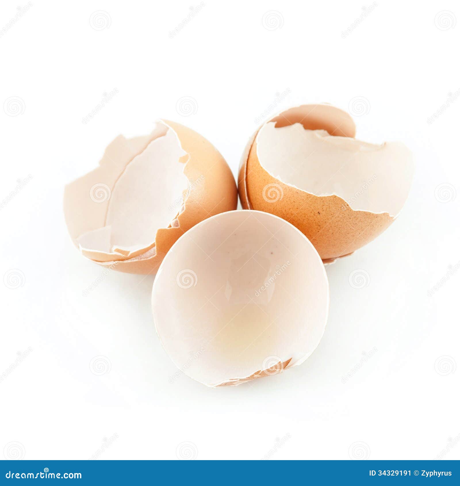 Guscio d'uovo rotto immagine stock. Immagine di mezzo - 34329191