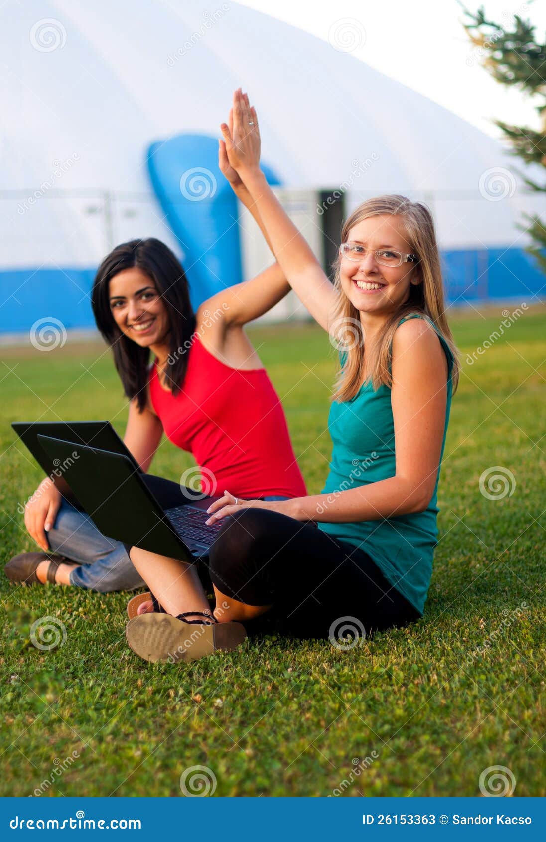 Gute Zeit haben stockbild. Bild von gesicht, schön, gelehrter - 26153363