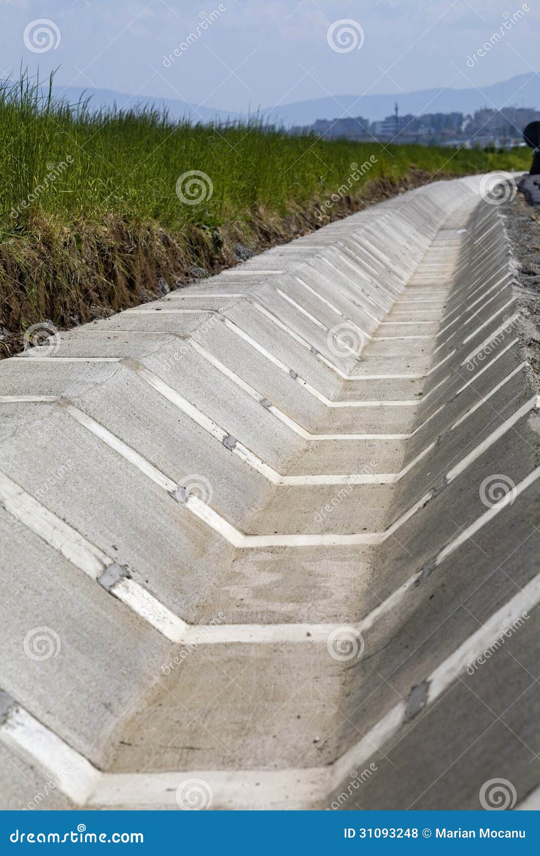 Gutter stock photo. Image of drain, flow, gutter, lines - 31093248