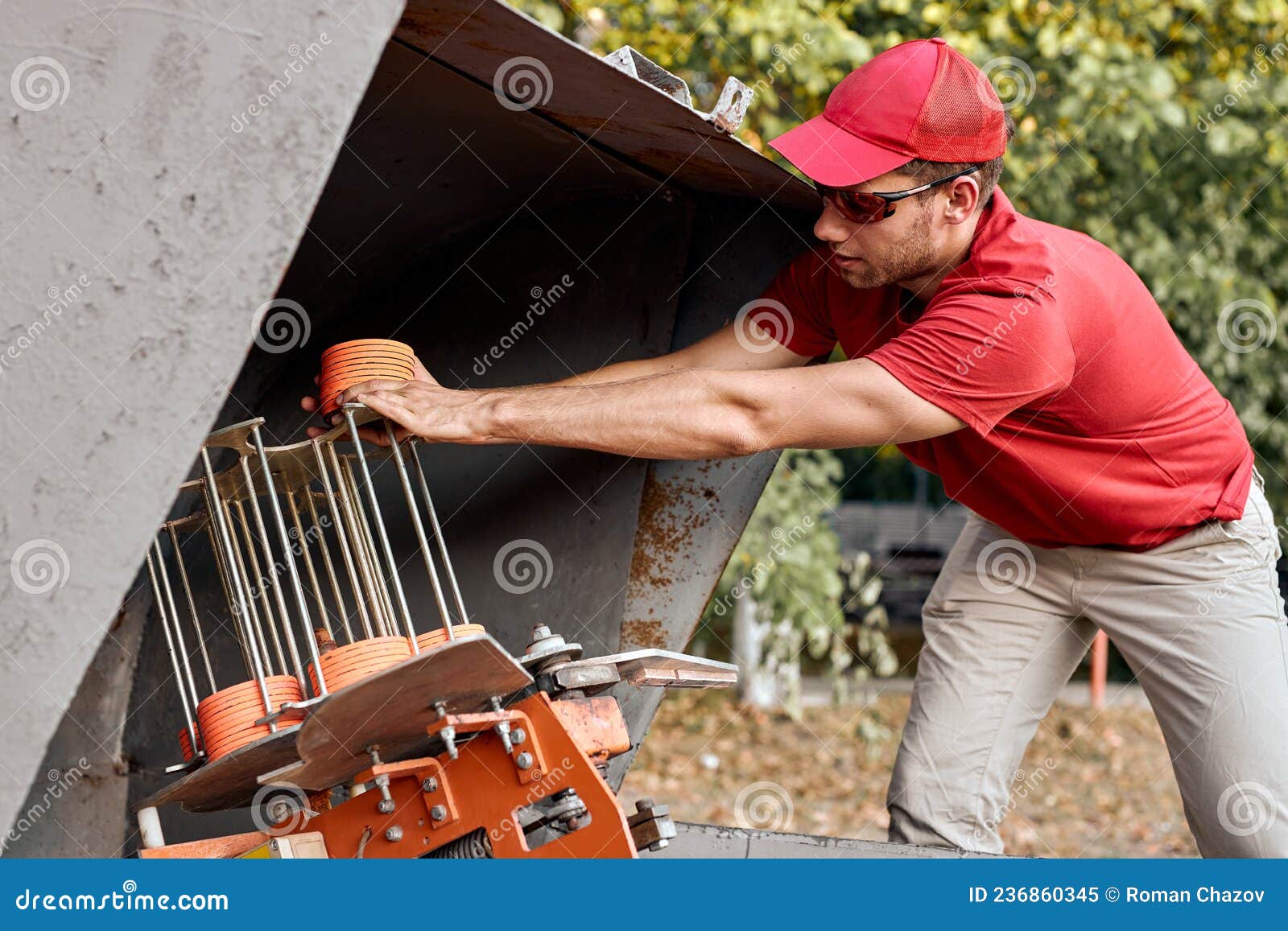 Guy Use Plat Machine for Shooting-ground Training and Sporting Stock ...