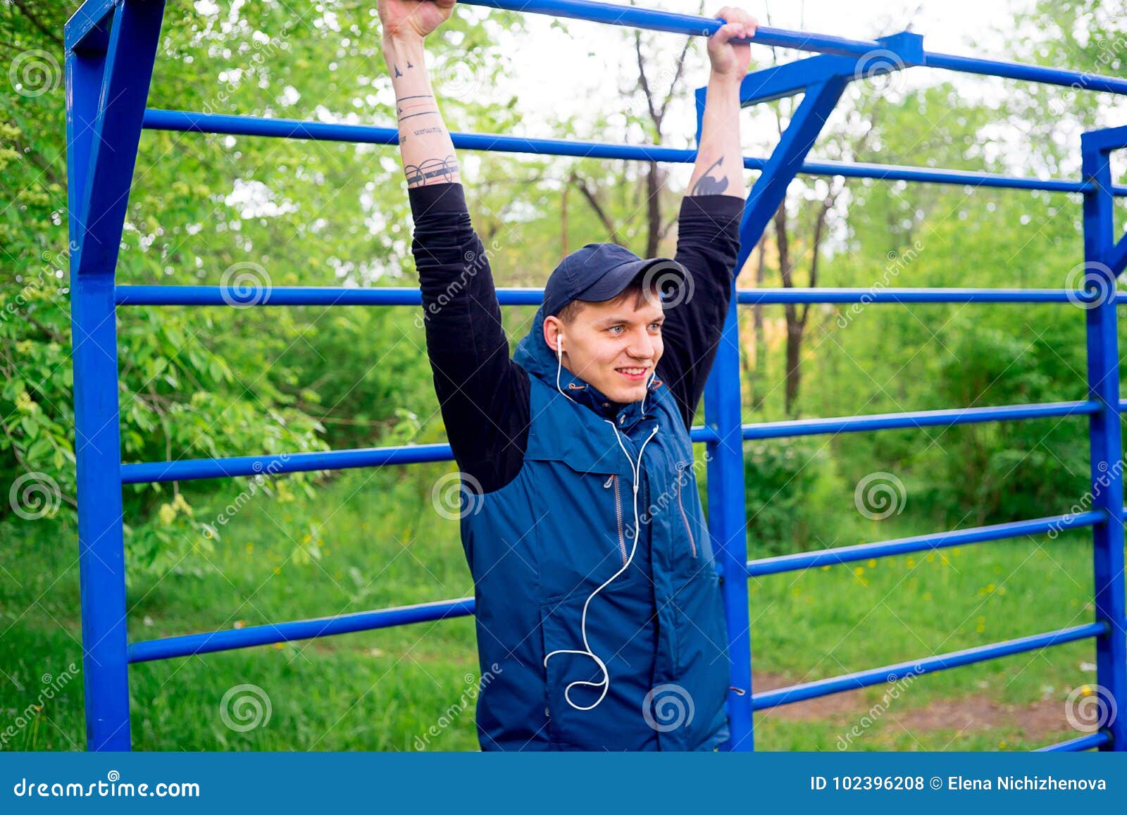 Guy working out outside stock photo. Image of calisthenic - 102396208