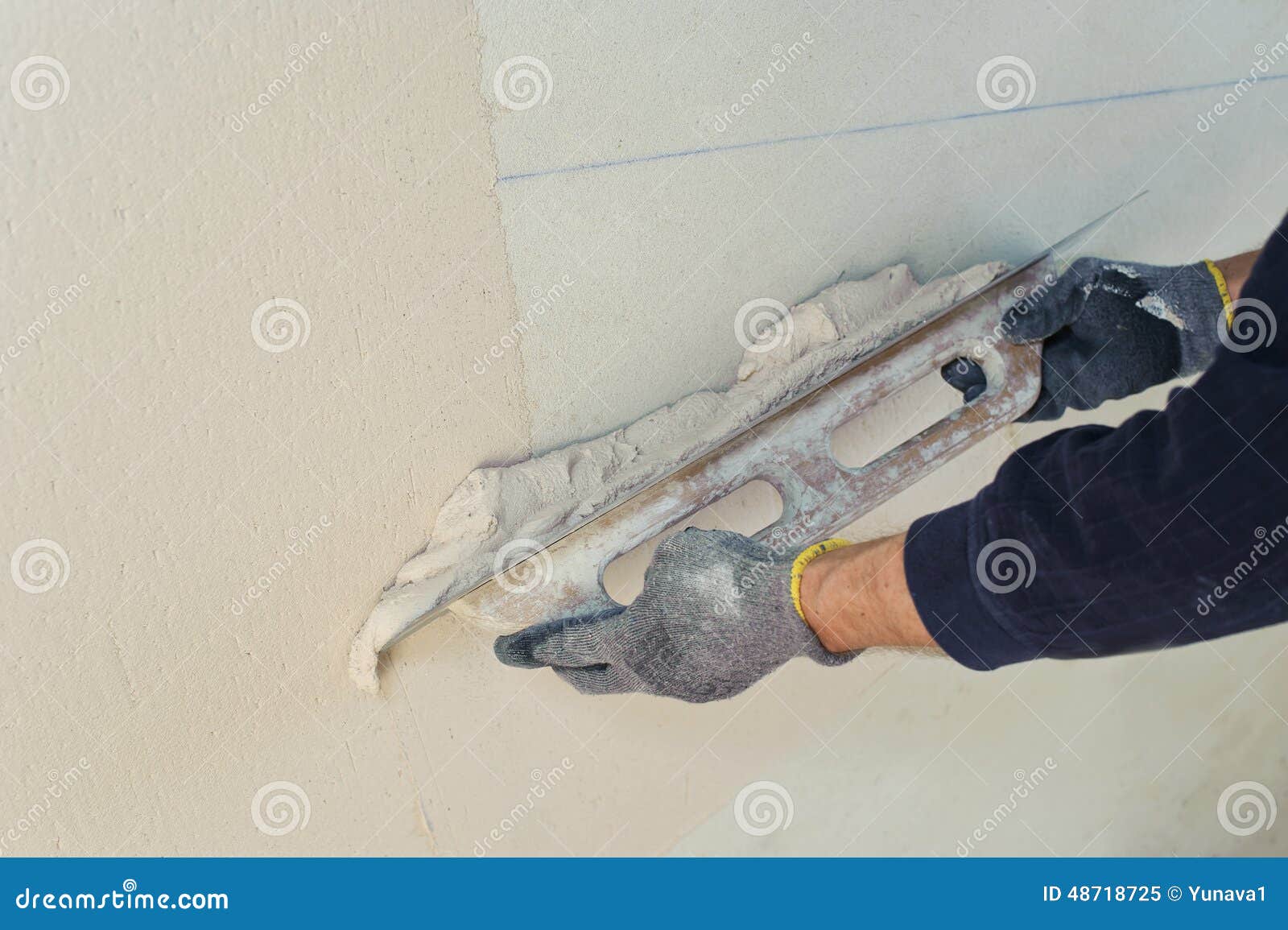 Gypsum puttying manually. stock image. Image of addition - 48718725