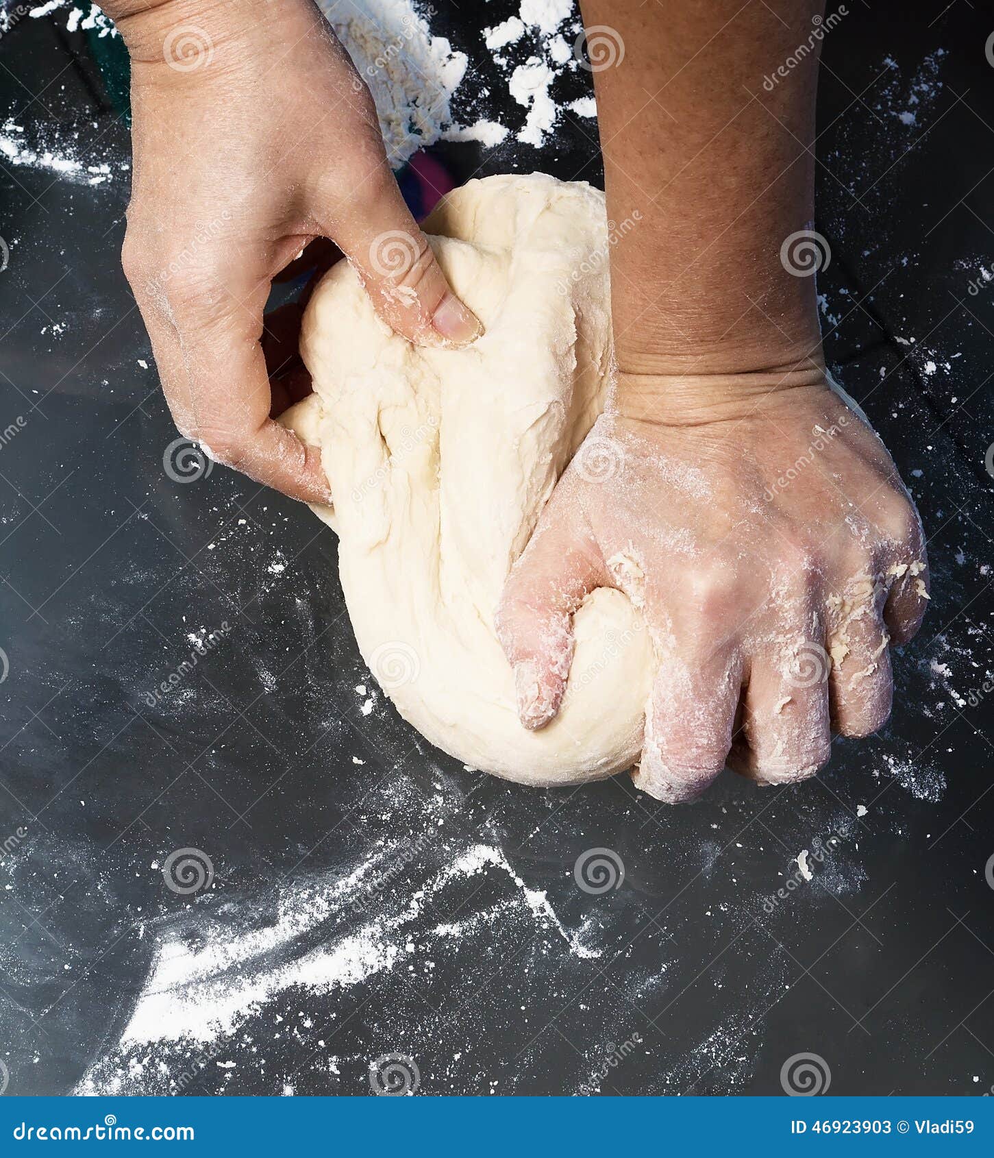 Hände, Die Einen Teig Kneten Stockbild - Bild von bäcker, arbeit: 46923903