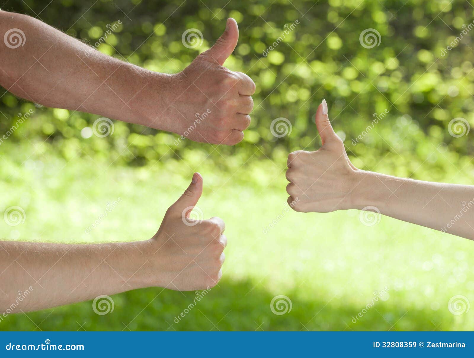 Hände, Die Sich Daumen Zeigen Stockbild - Bild von ökologisch, konzept ...