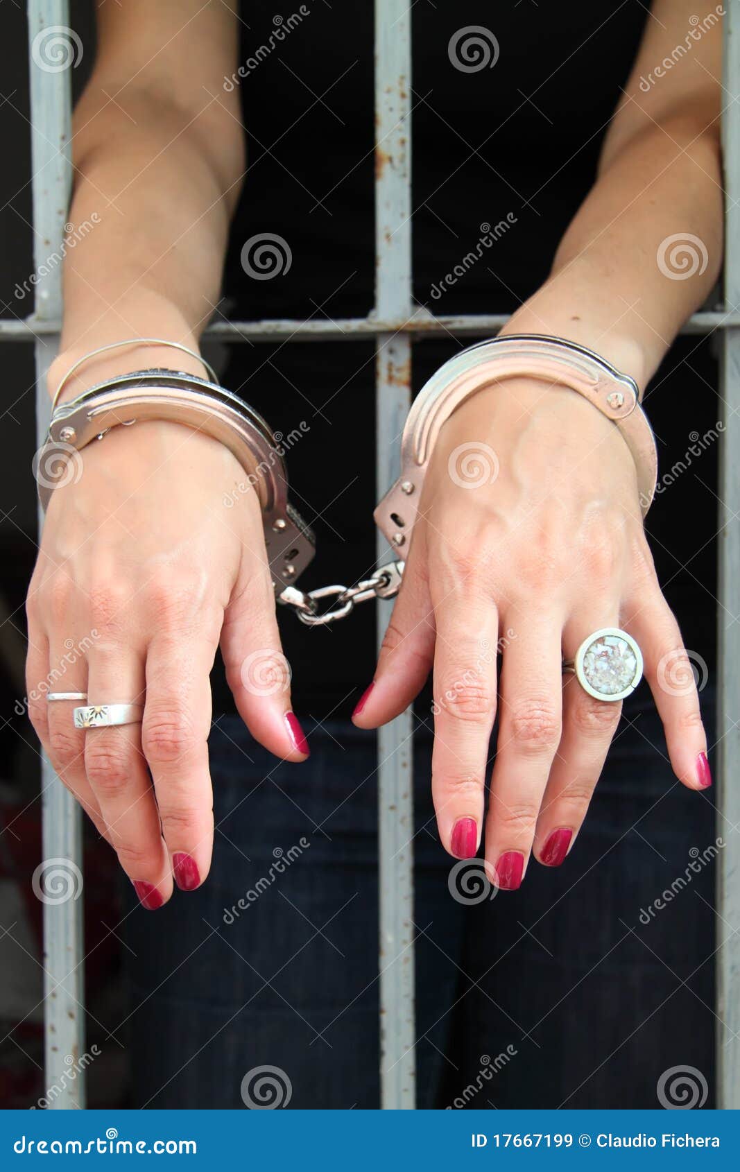 Hände Gebunden Mit Handschellen Stockbild - Bild von hintergrund ...