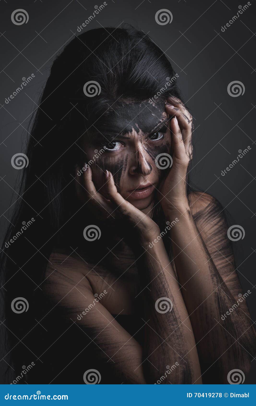 Hässliches Schmutziges Gesicht Stockfoto - Bild von gebrochen ...