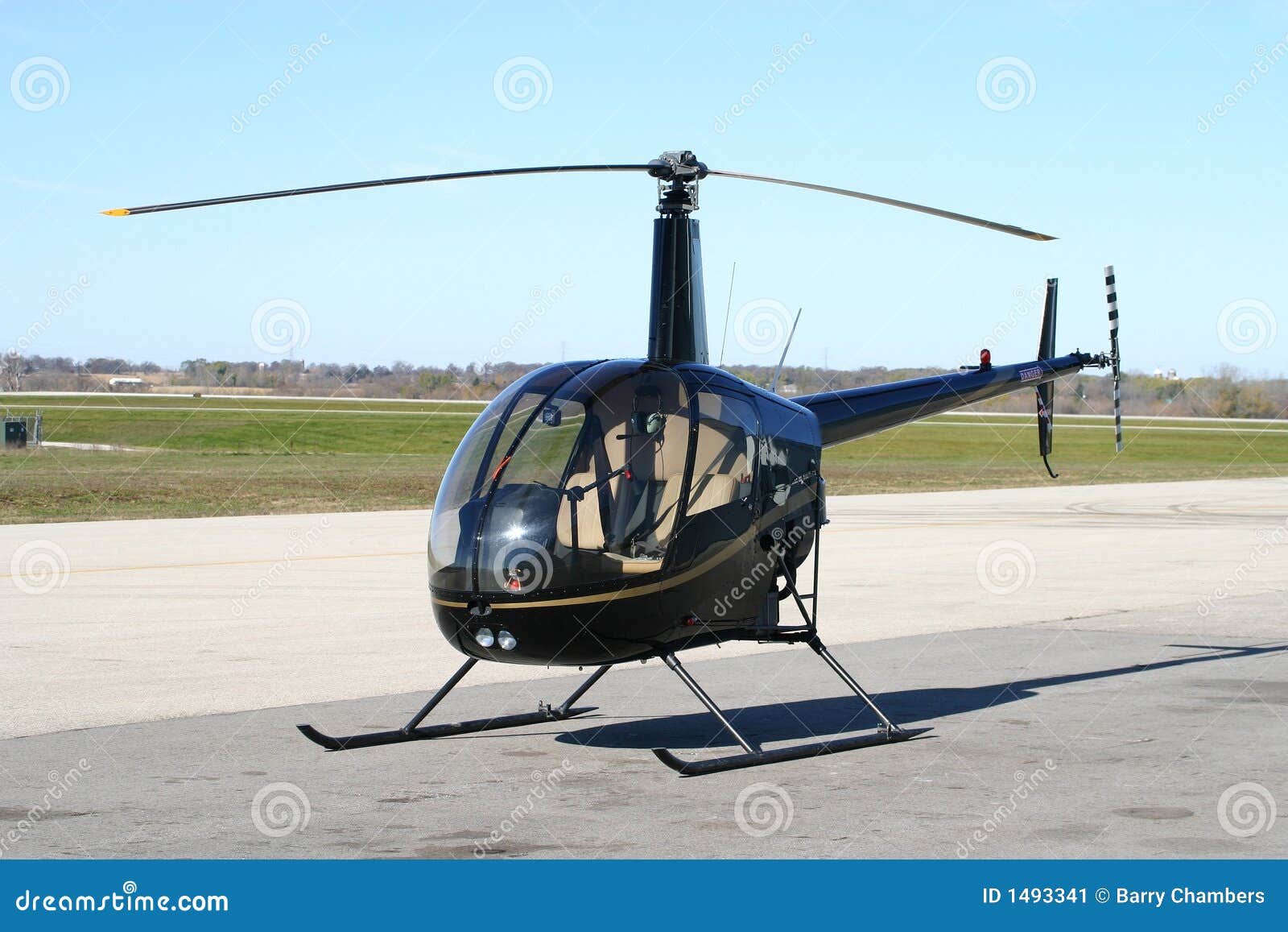 Hélicoptère R22 image stock. Image du aile, découpeur - 1493341