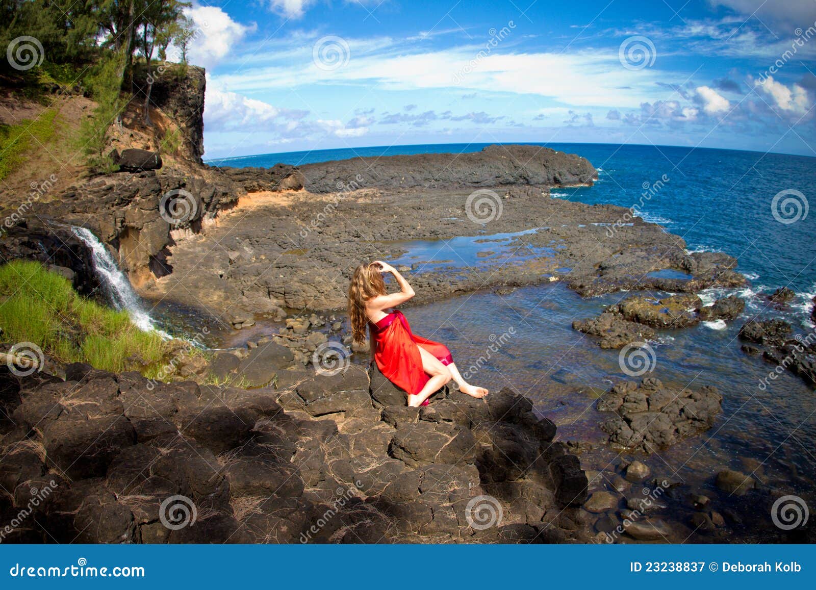 Hübsche Frau im Paradies stockbild. Bild von frech, paradies - 23238837