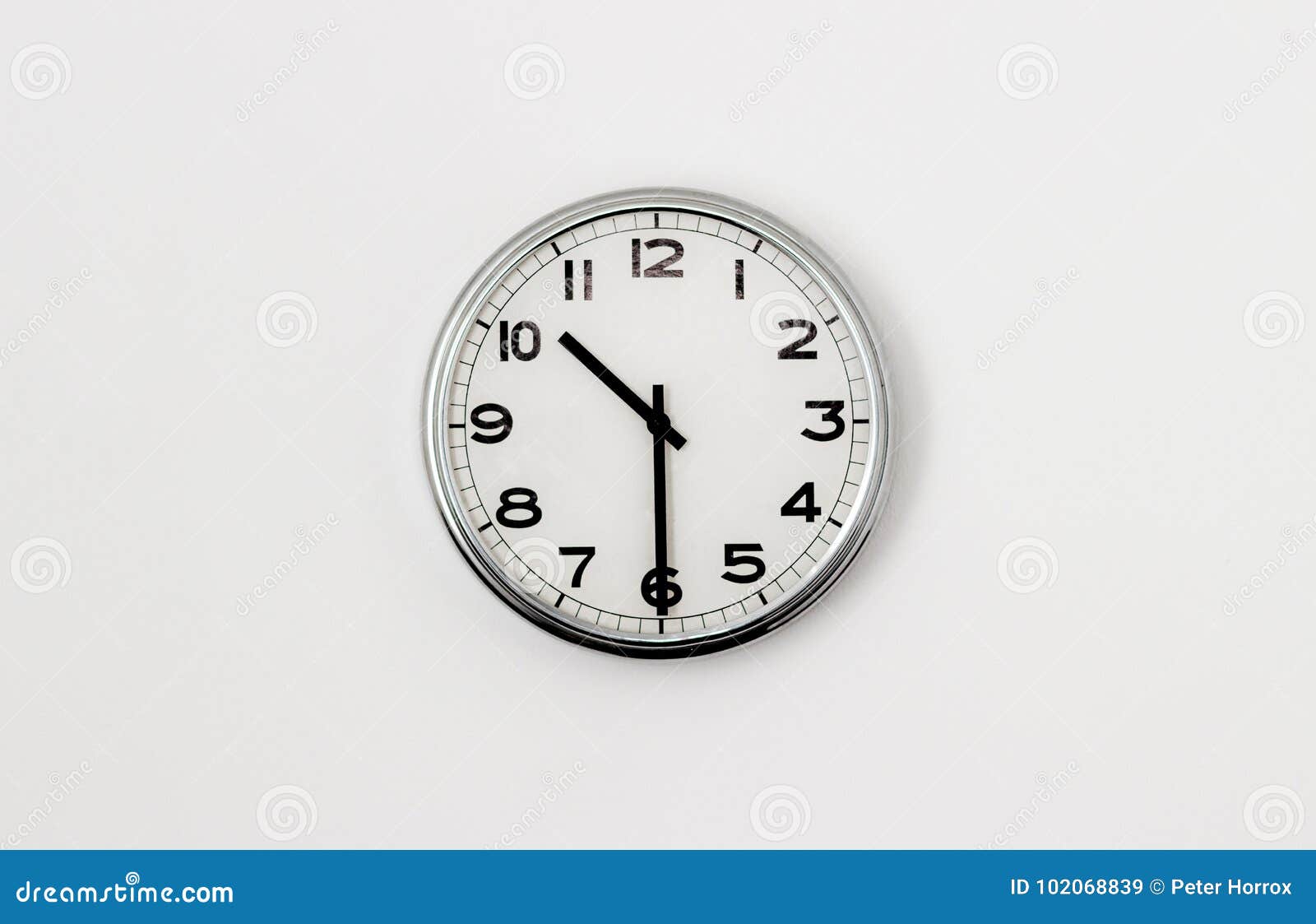 10h30 d'horloge image stock. Image du facile, fond, rond - 102068839
