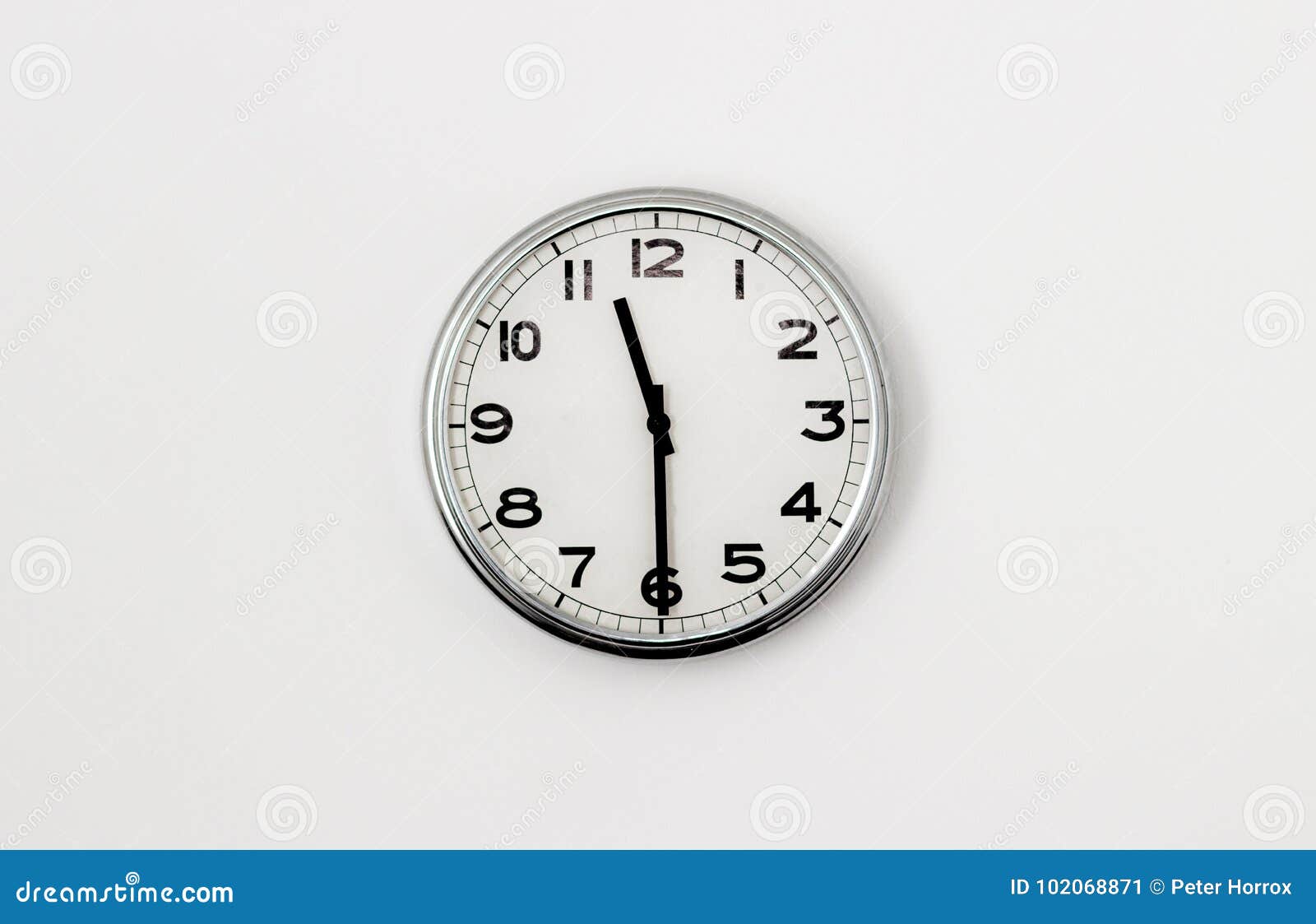 11h30 d'horloge image stock. Image du classique, conception - 102068871